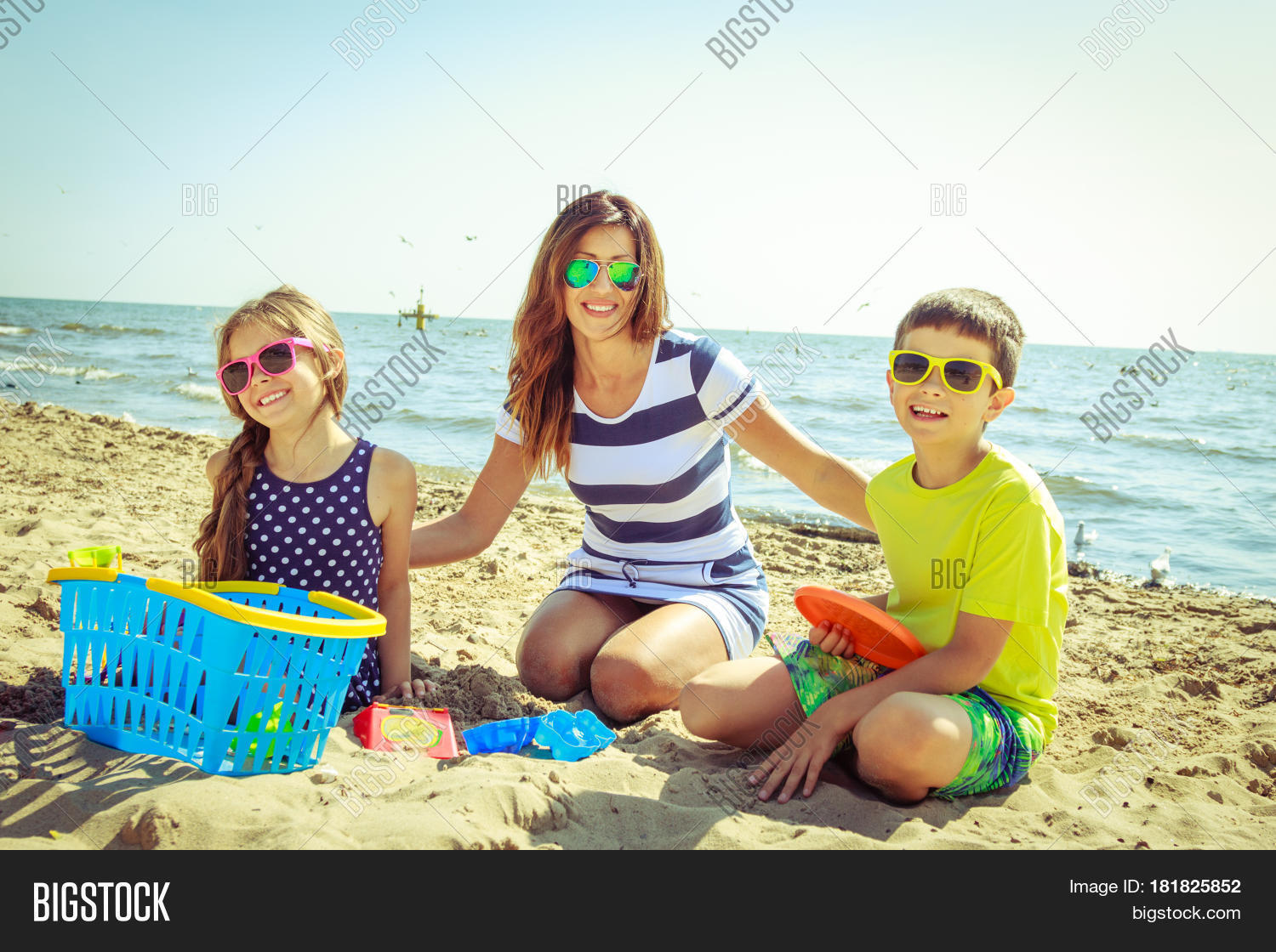 Mom Milf Beach Son Telegraph