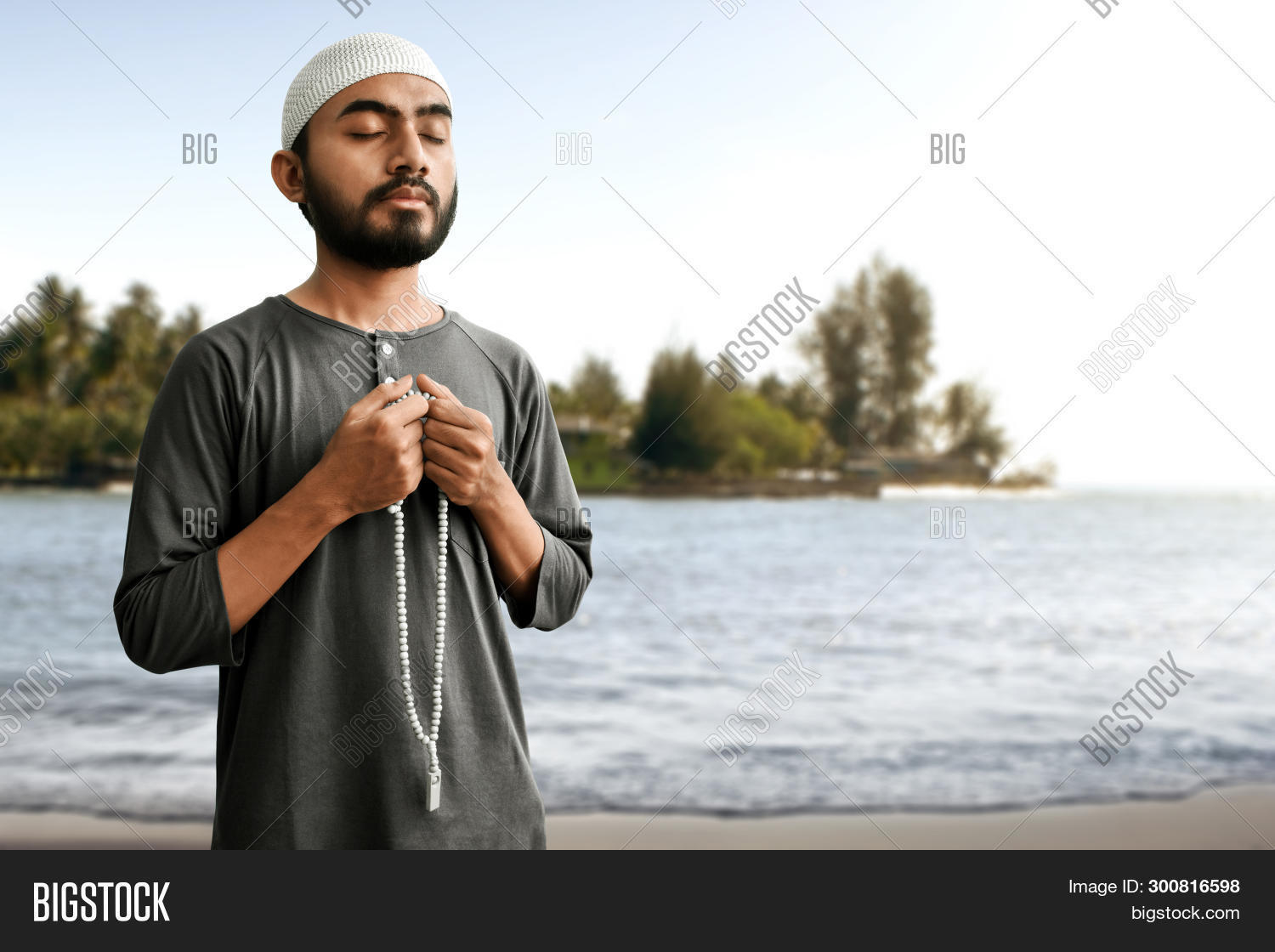 Religious Muslim Man Image & Photo (Free Trial) | Bigstock