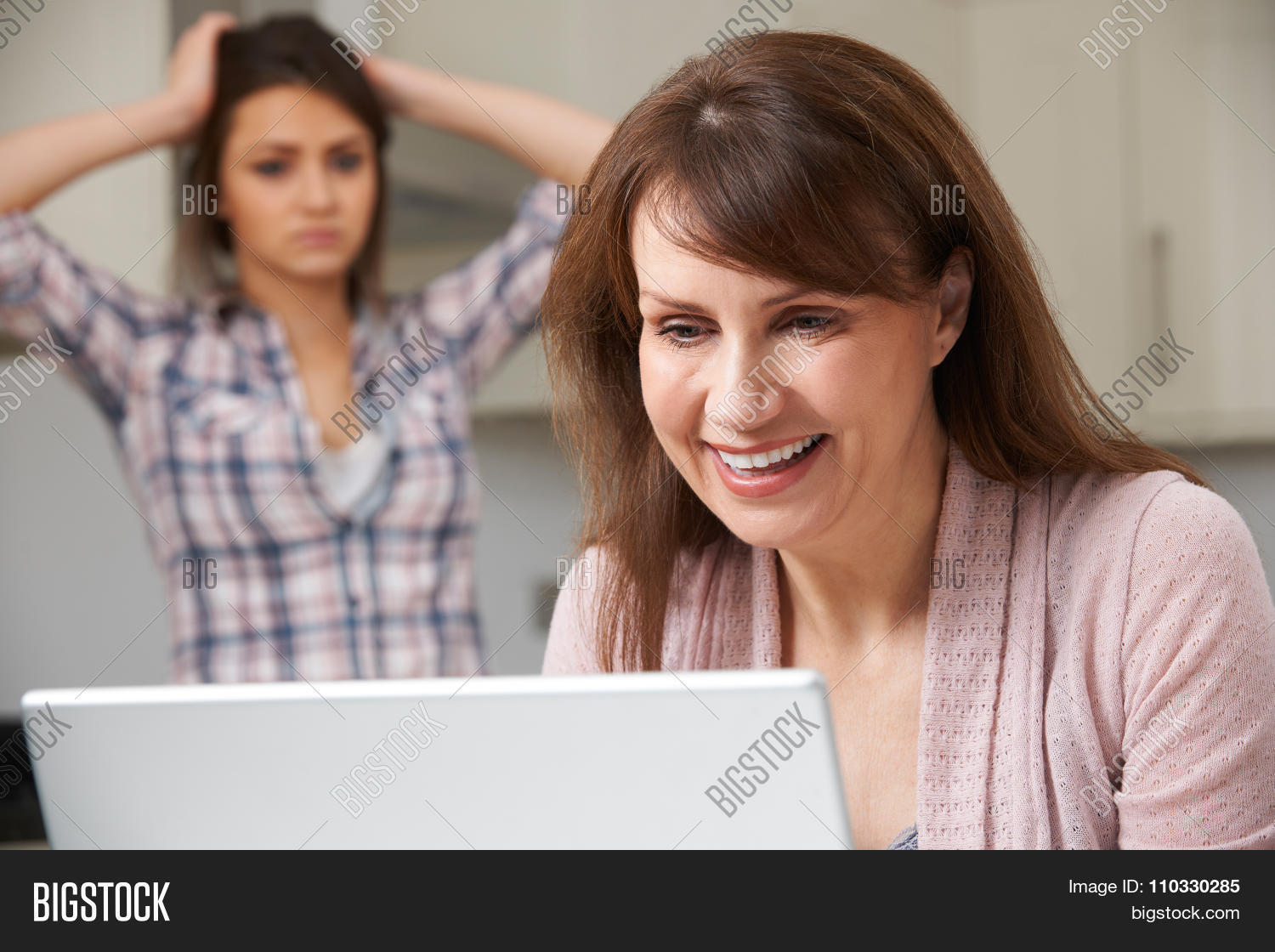 Mother Using Laptop Image & Photo (Free Trial) | Bigstock