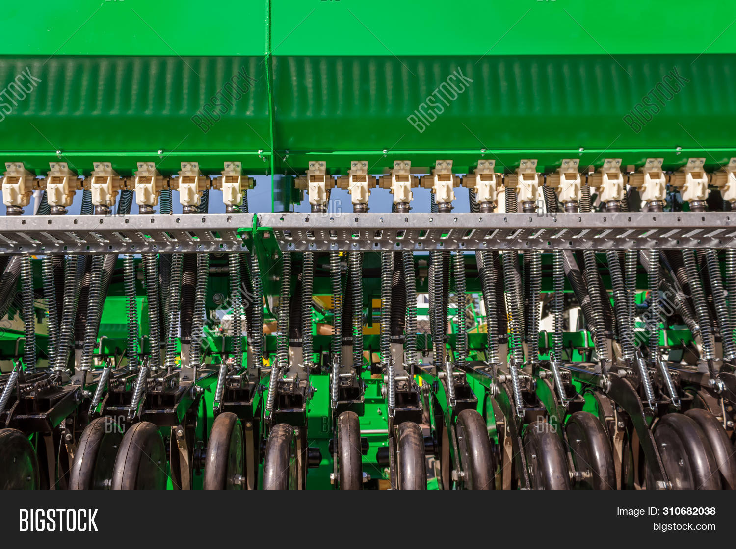 Mechanisms Tractor Image & Photo (Free Trial) | Bigstock