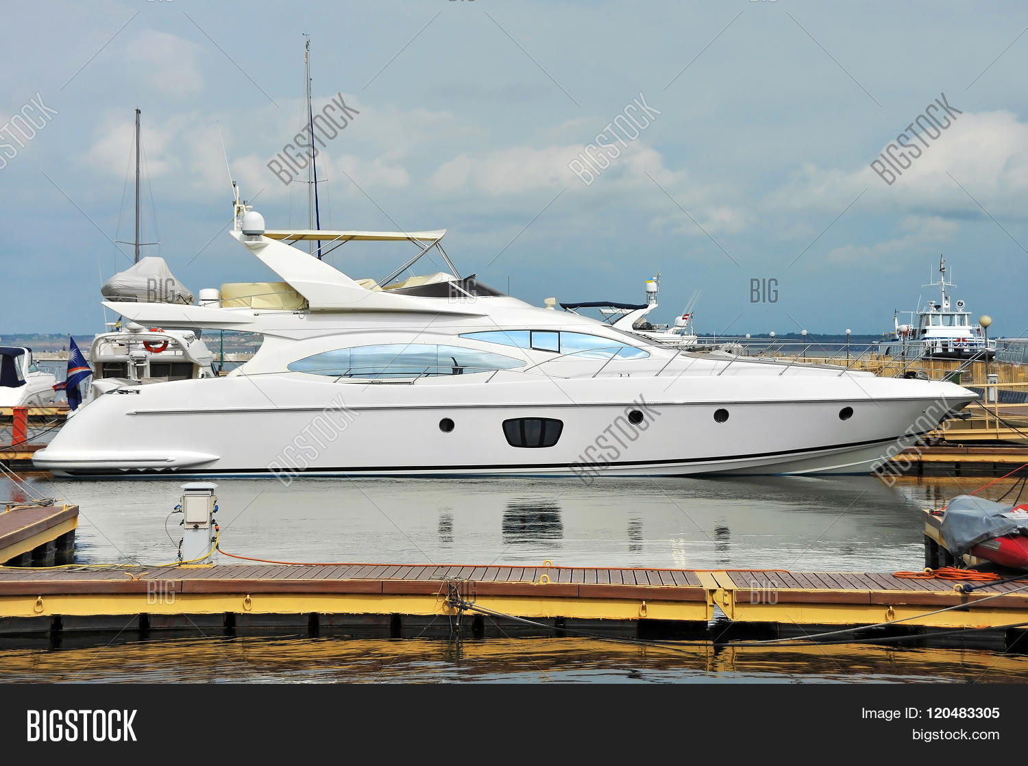 Motor Yacht Jetty Image & Photo (Free Trial) | Bigstock