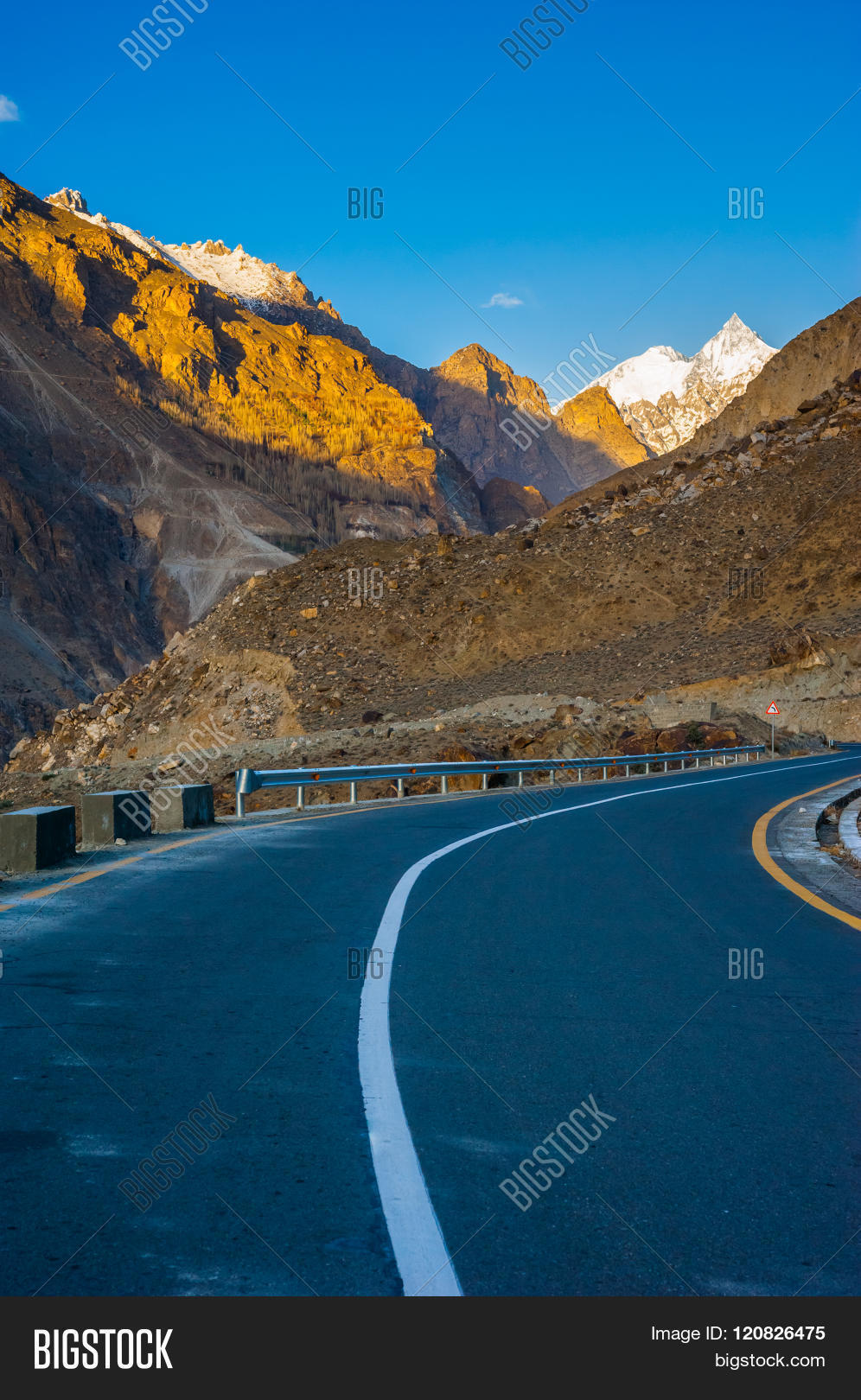 Karakorum Highway Image & Photo (Free Trial) | Bigstock