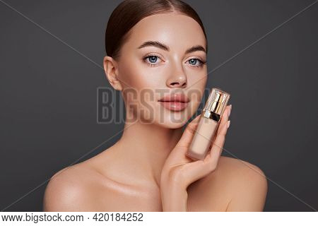 Ibb美女 图片、插图和矢量图（免费） - Bigstock