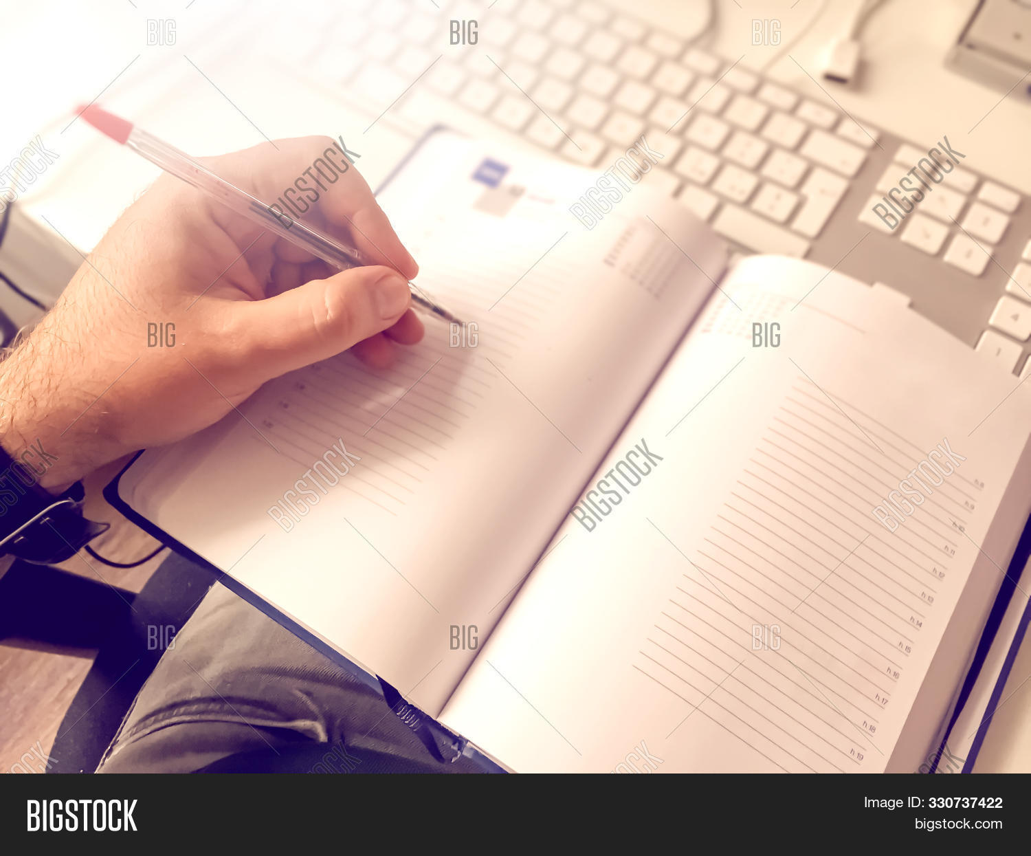 Left-handed Person Image & Photo (Free Trial) | Bigstock