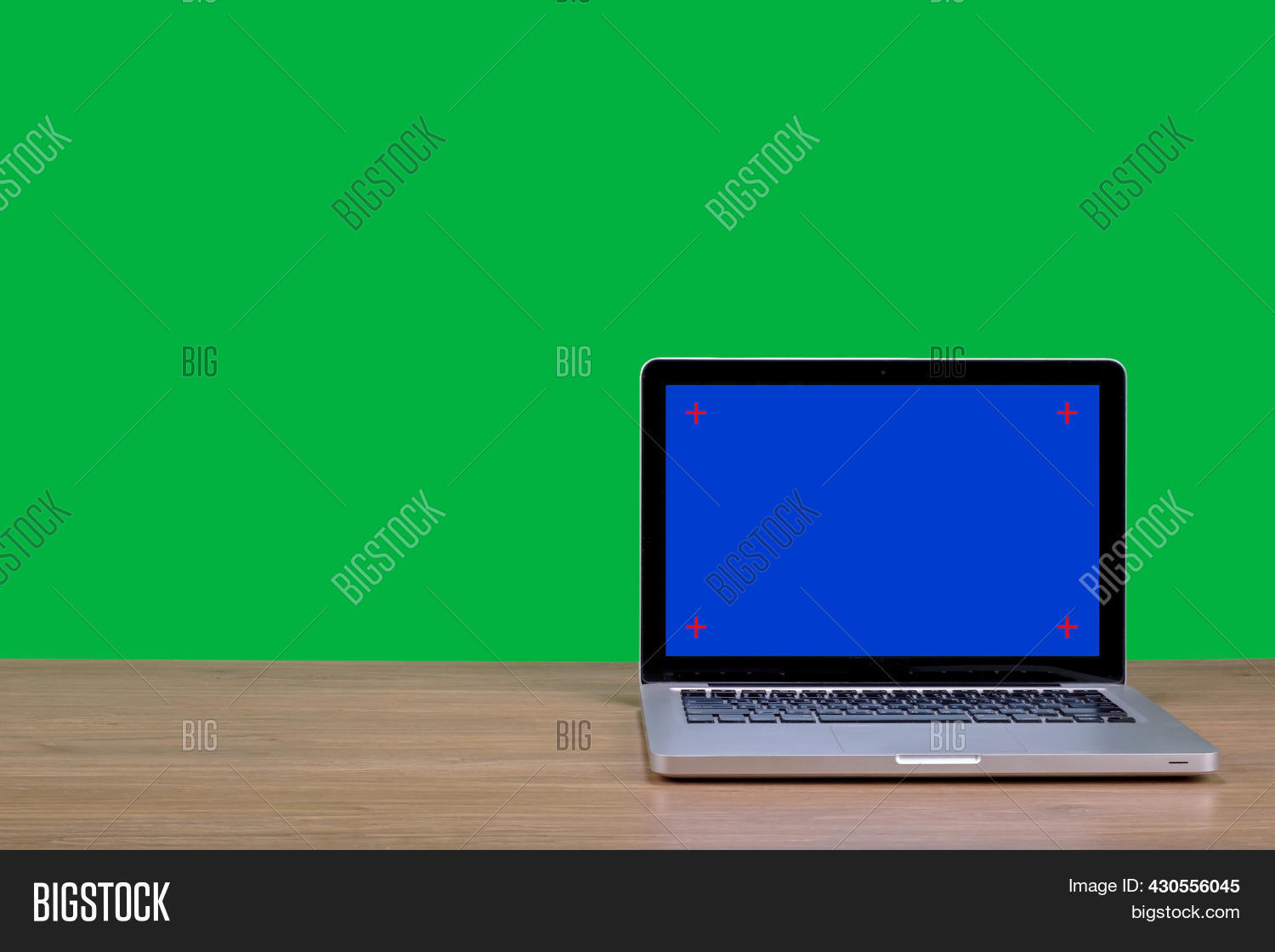 Blue Screen Laptop Image & Photo (Free Trial) | Bigstock