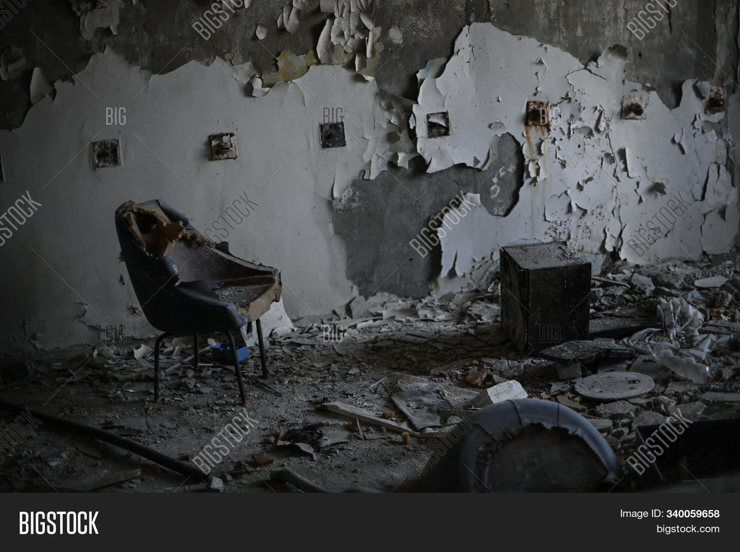 Empty Destroyed Room Image & Photo (Free Trial) | Bigstock