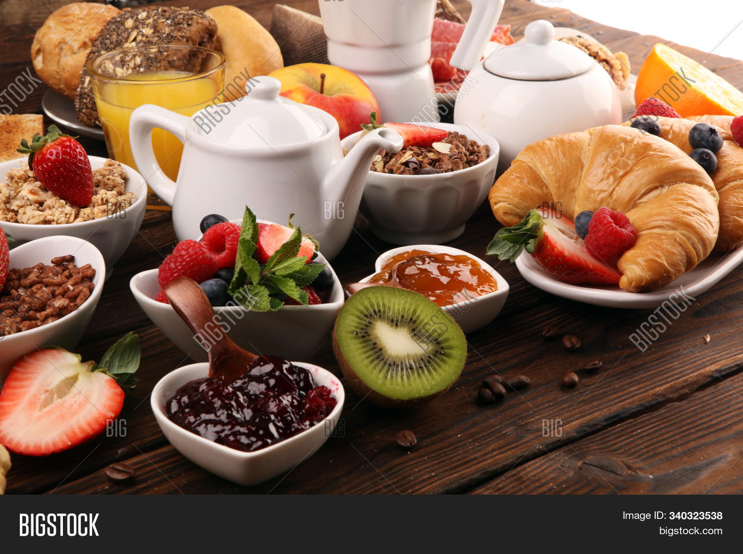 Imagen y foto Breakfast Served (prueba gratis) | Bigstock