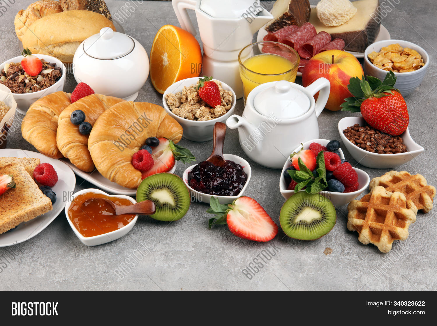 Imagen y foto Breakfast Served (prueba gratis) | Bigstock