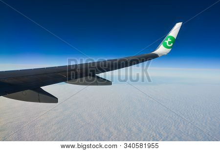 Wing Boeing 737-800 Image & Photo (Free Trial) | Bigstock