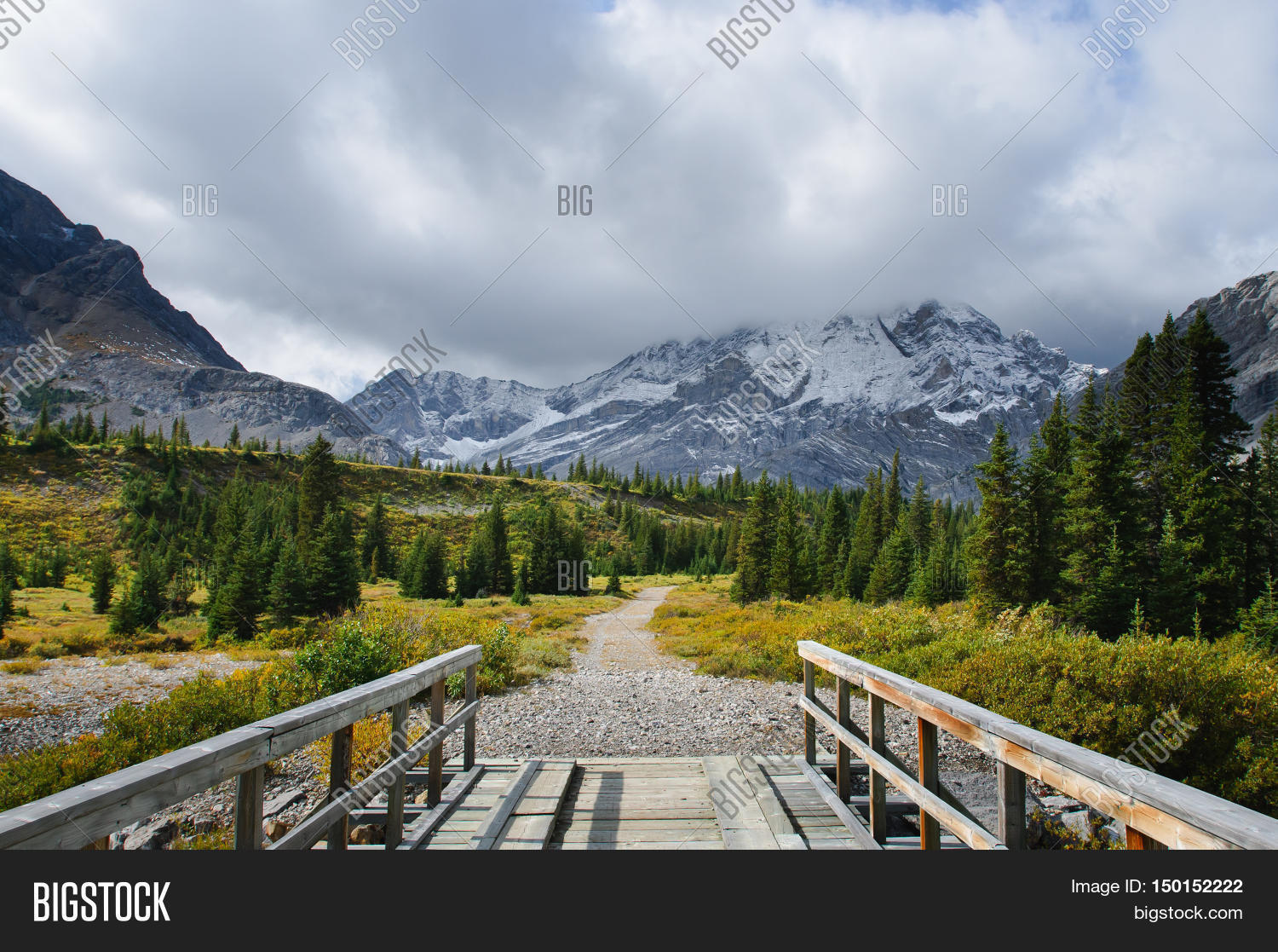 Elbow Pass 이미지 및 사진(무료 체험) | Bigstock