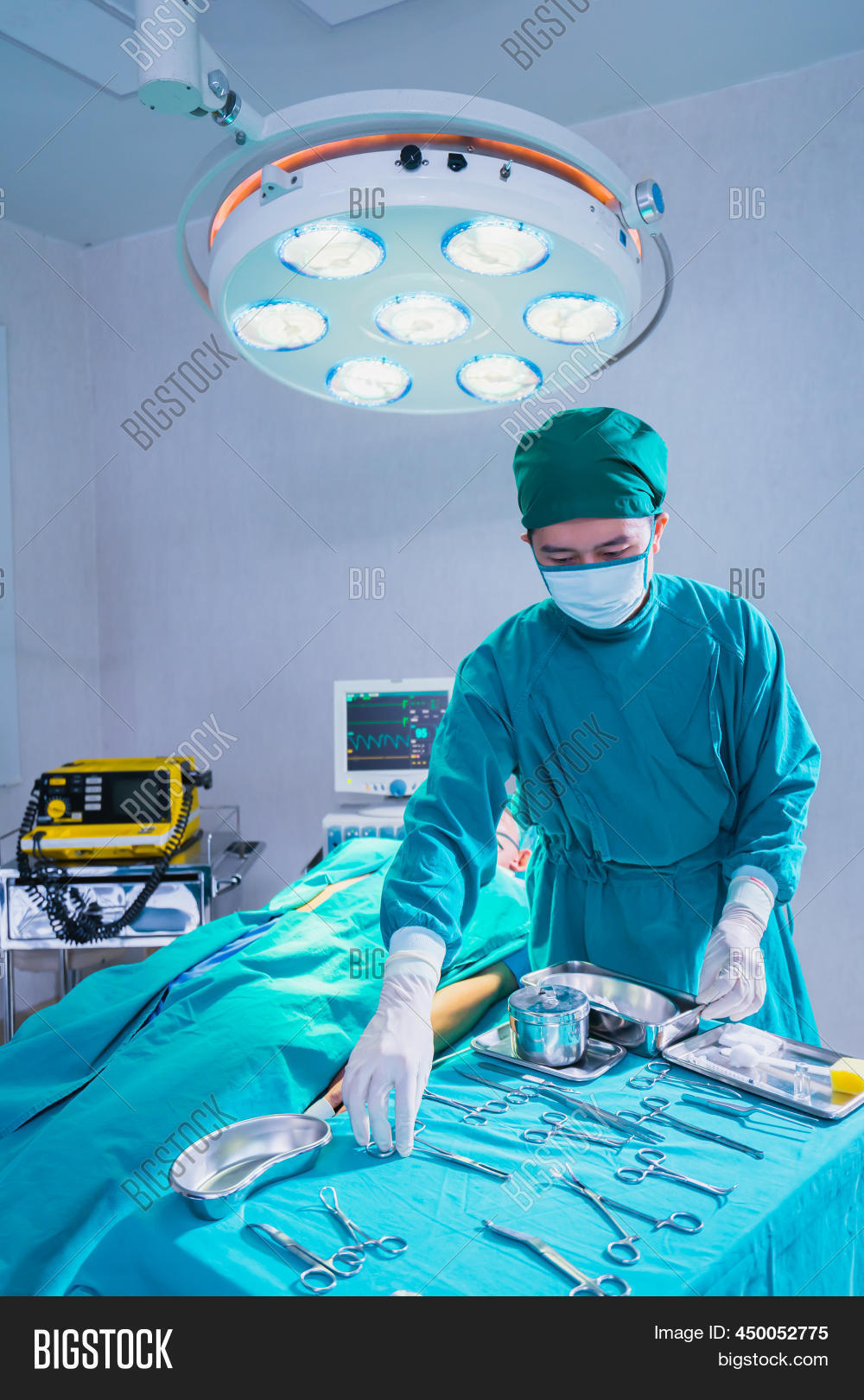 Doctor Prepare Medical Image & Photo (Free Trial) | Bigstock