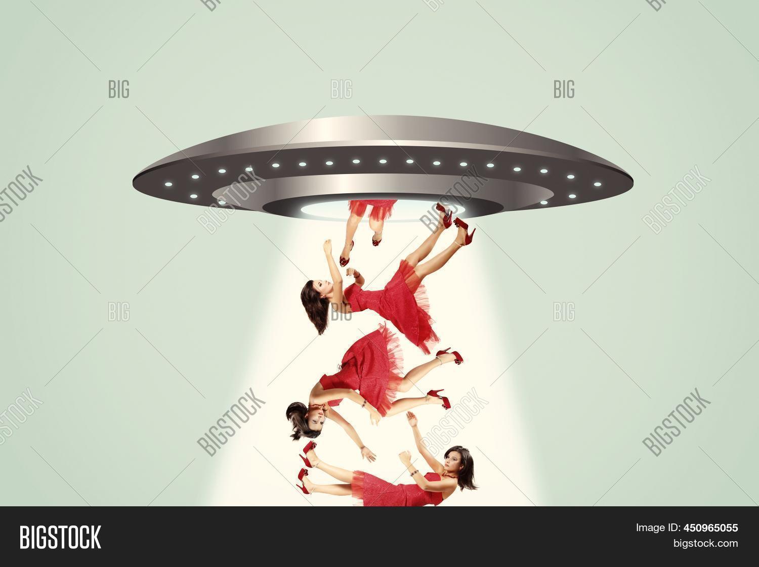 UFO. People Kidnapped Image & Photo (Free Trial) | Bigstock
