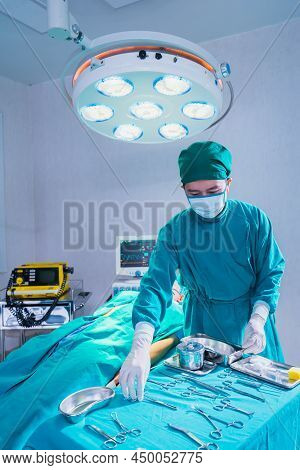 Doctor Prepare Medical Image & Photo (Free Trial) | Bigstock