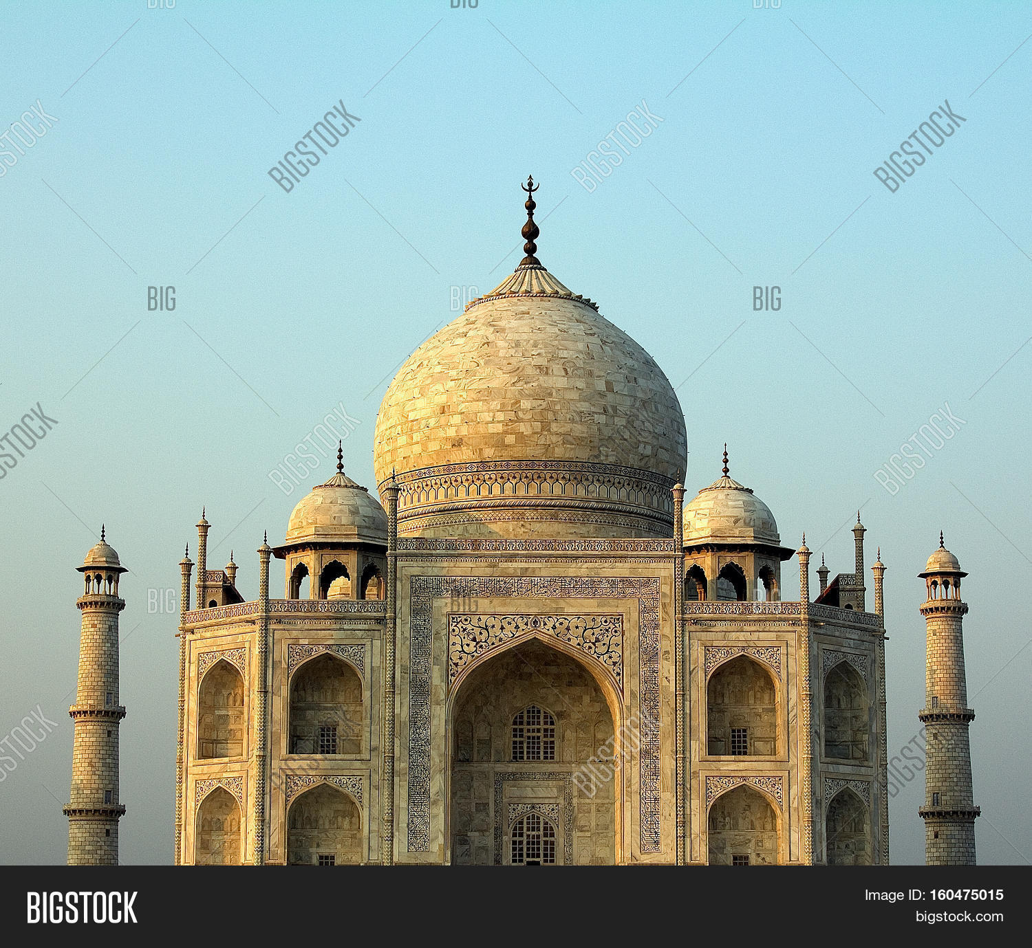 Close View Taj Mahal Image & Photo (Free Trial) | Bigstock
