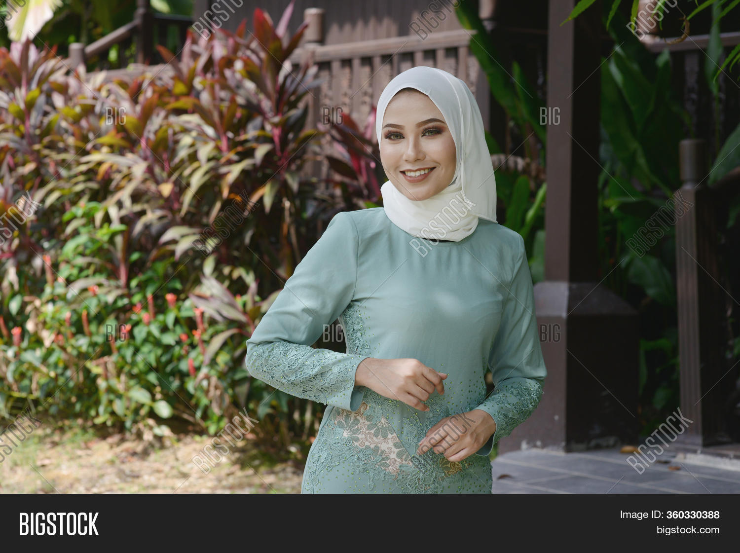 Portrait Muslim Girl Image & Photo (Free Trial) | Bigstock