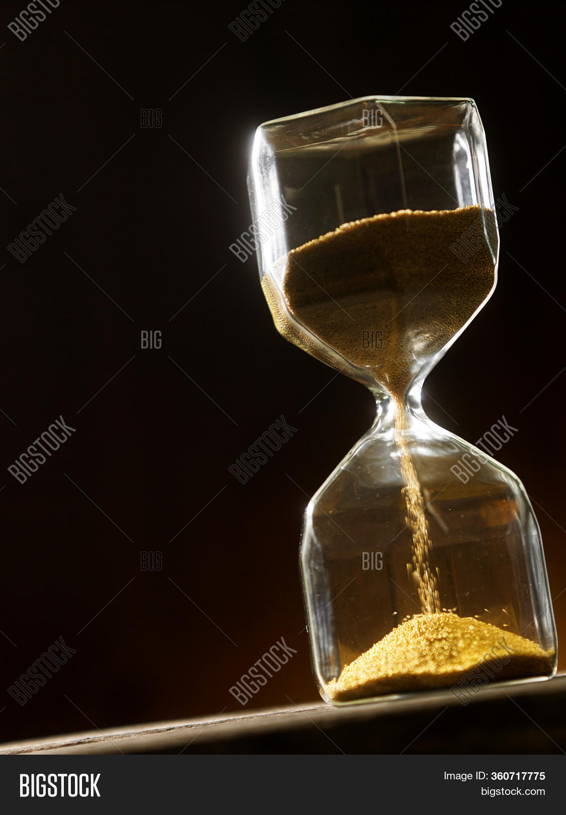 Hourglass Measuring Image & Photo (Free Trial) | Bigstock