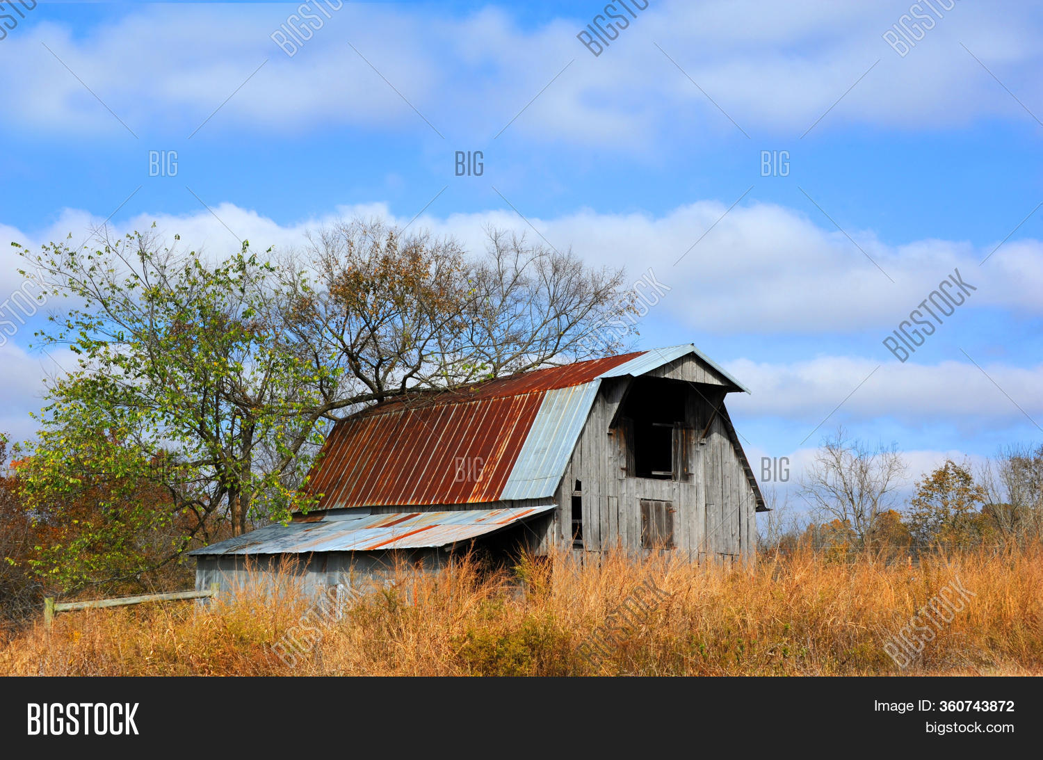 Weathered Wooden Barn Image & Photo (Free Trial) | Bigstock