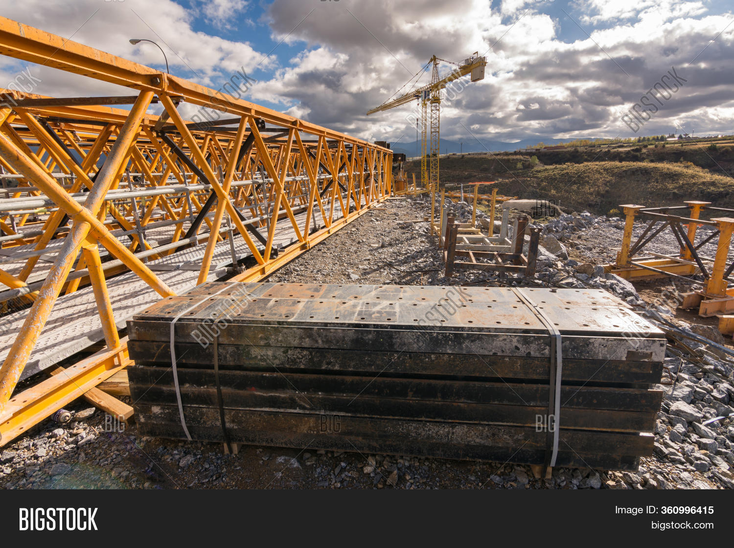 Crane Scaffolding Image & Photo (Free Trial) | Bigstock