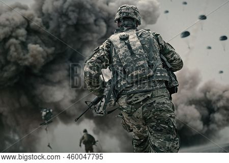 Soldier Running Image & Photo (Free Trial) | Bigstock
