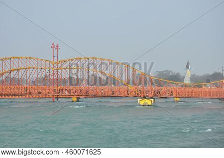 Photo Bow Arrow Shaped Image & Photo (Free Trial) | Bigstock