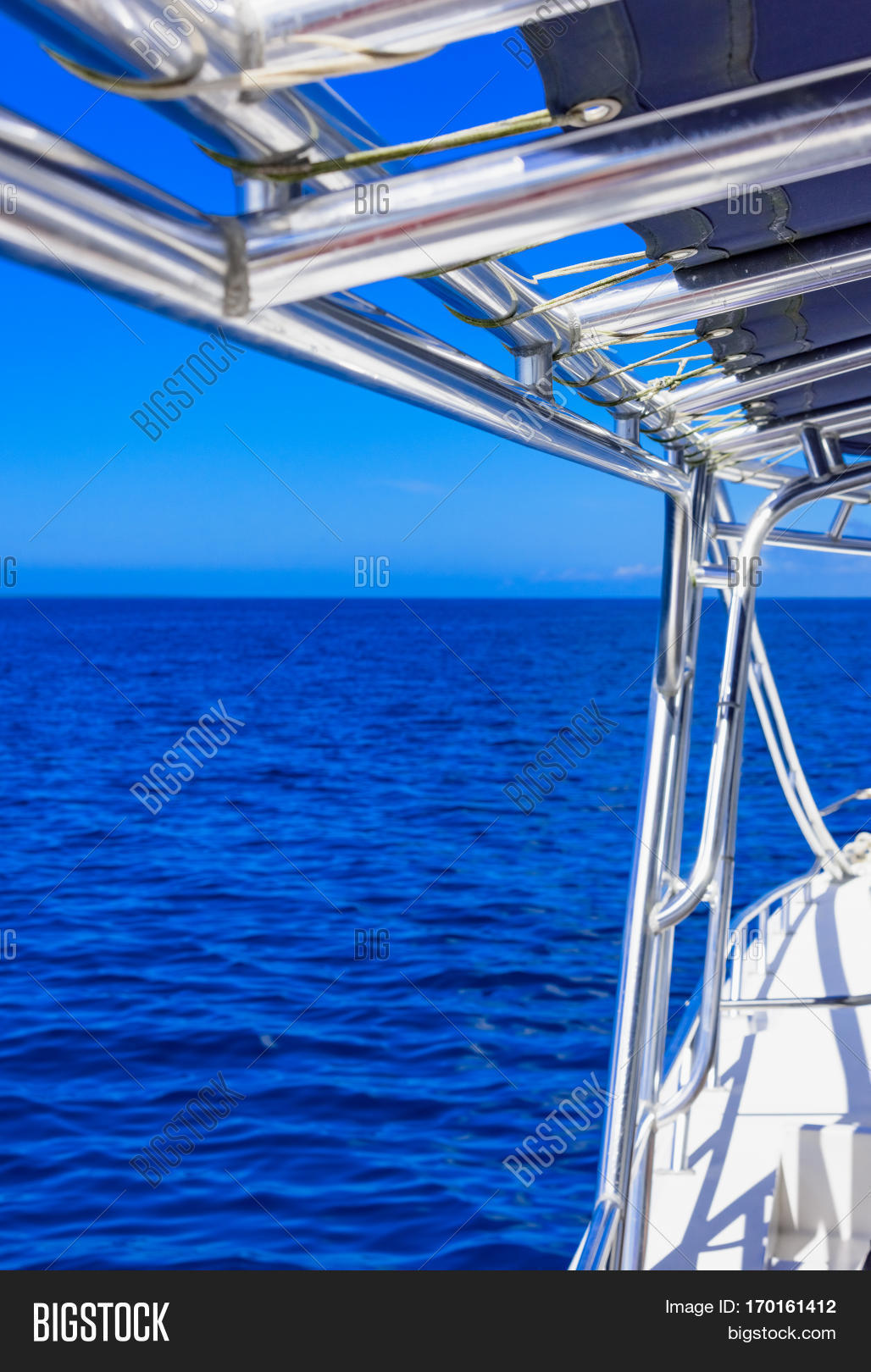 Yacht Side View Image & Photo (Free Trial) | Bigstock