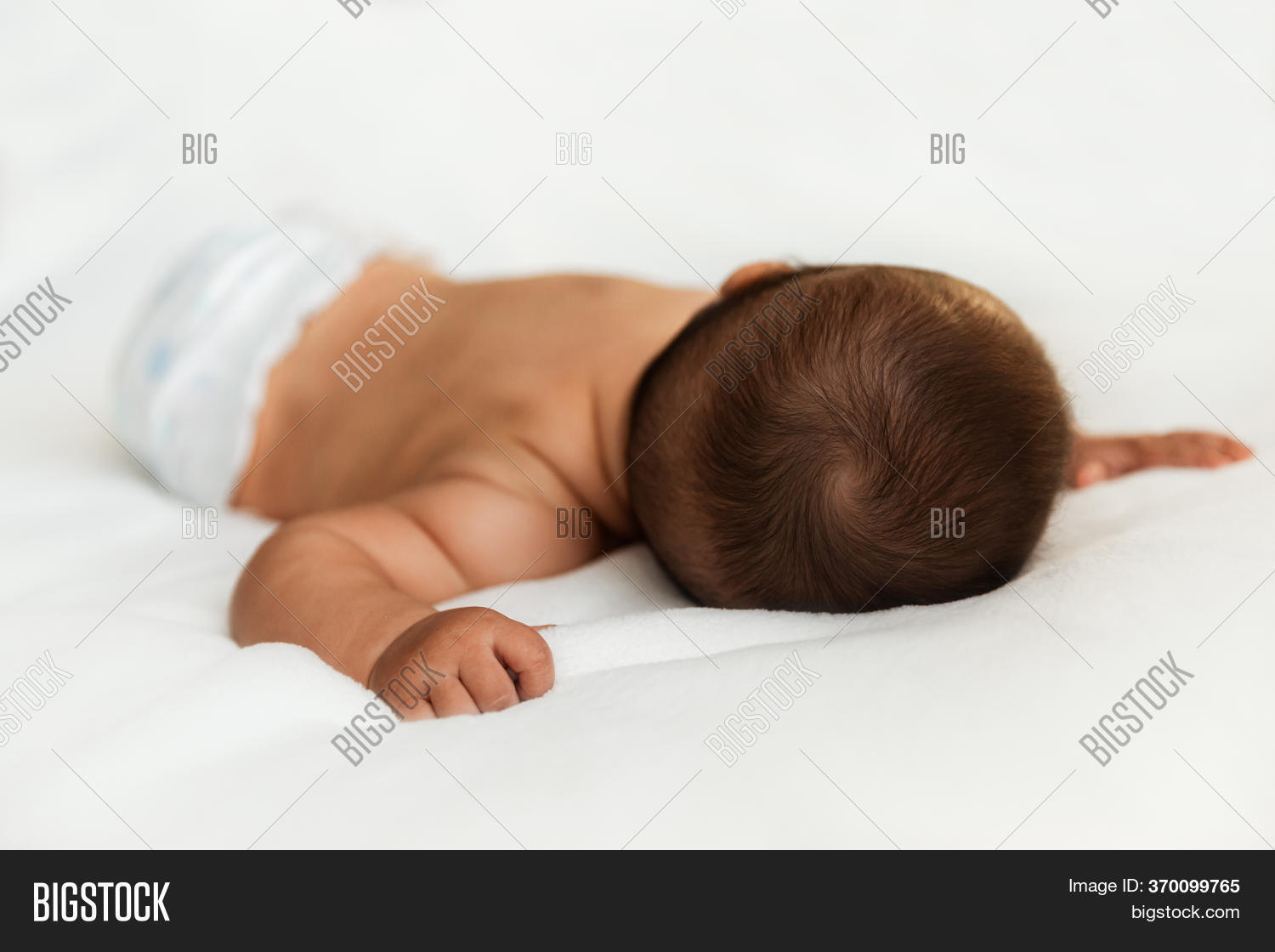 Little Baby Girl Lying Image & Photo (Free Trial) | Bigstock