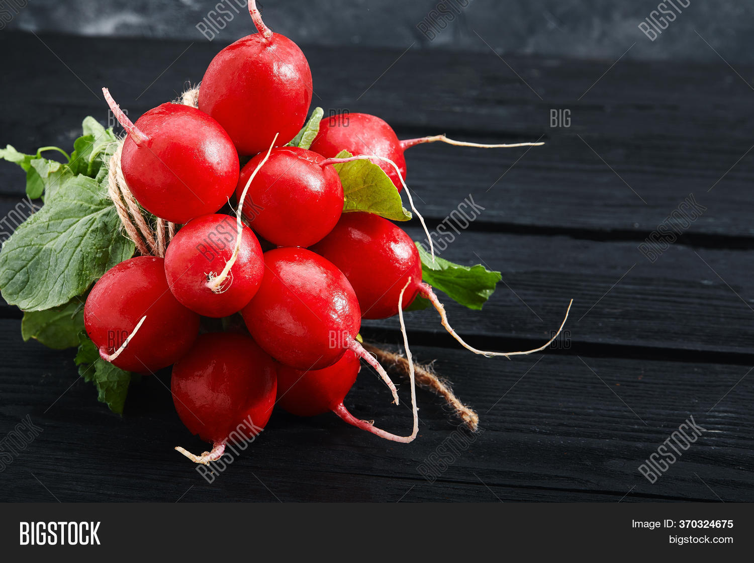 Fresh Red Radish Bunch Image & Photo (Free Trial) | Bigstock