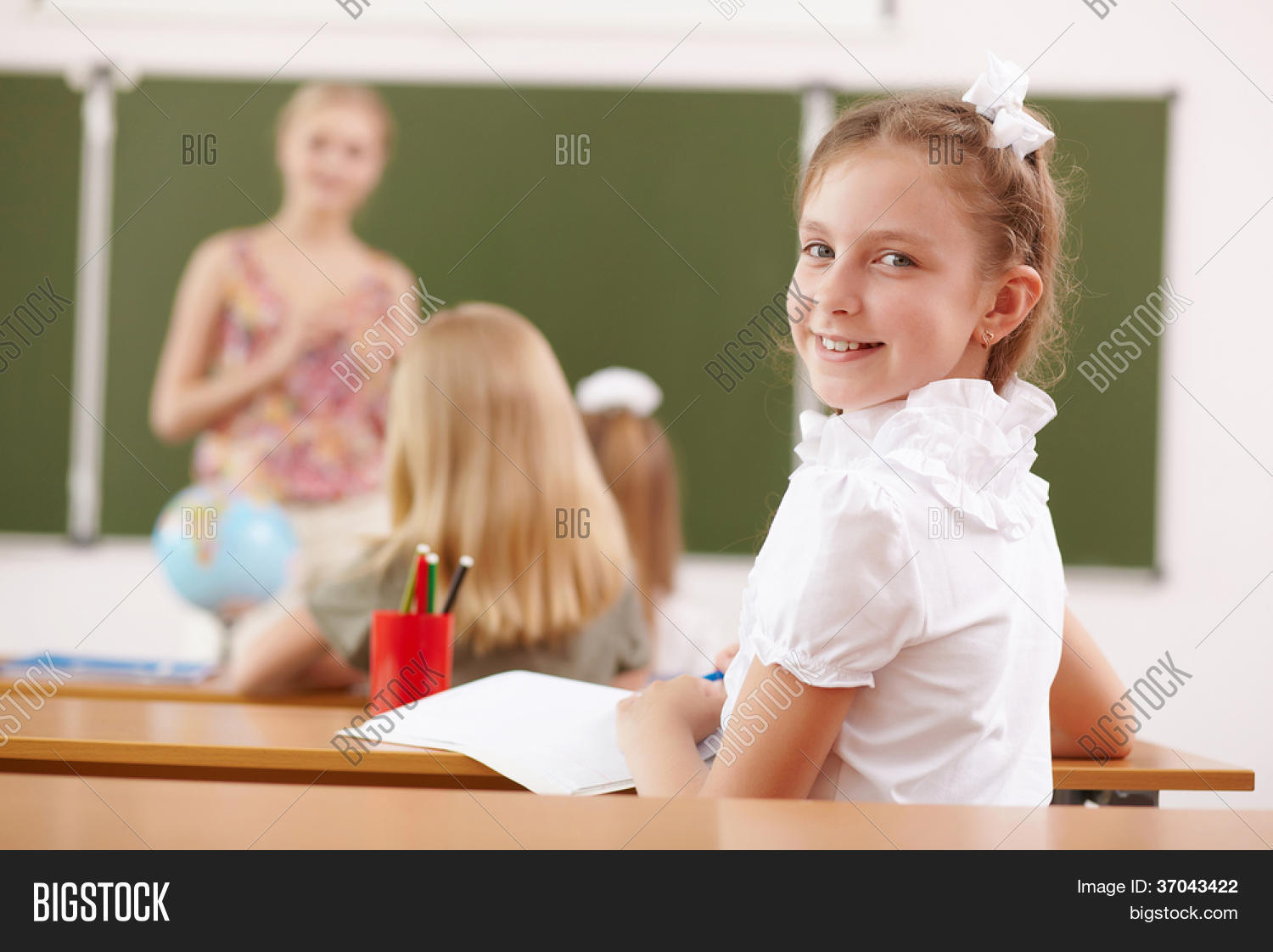 Little Girl Sitting Image & Photo (Free Trial) | Bigstock