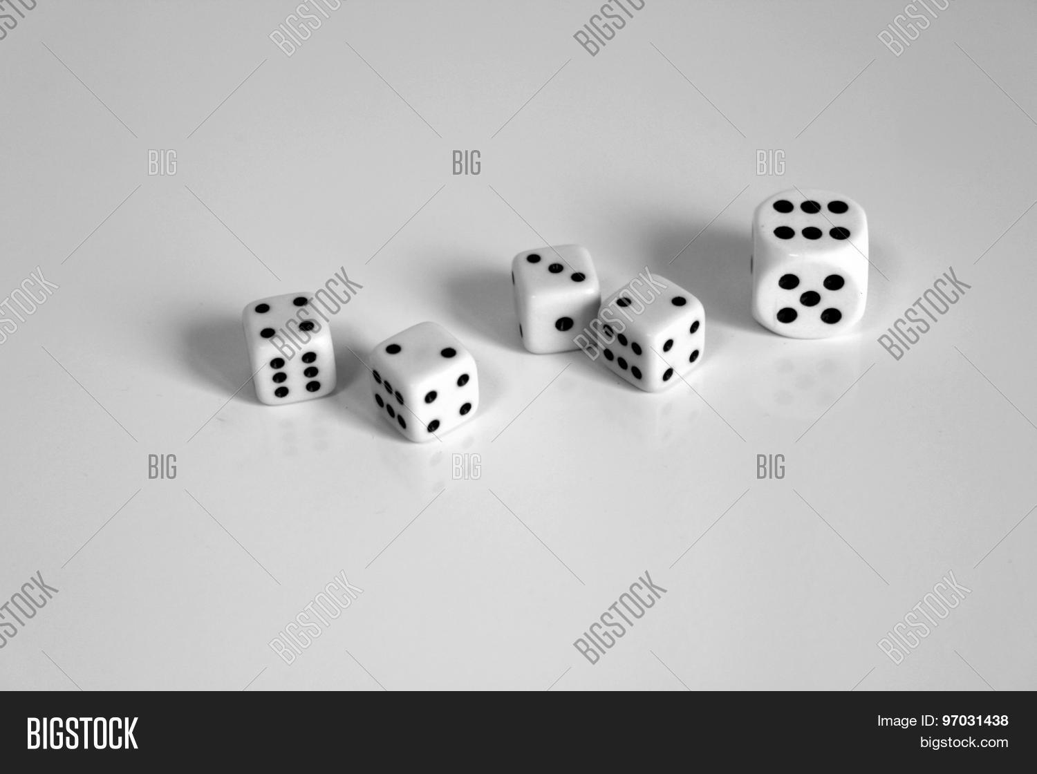 Spiel Wuerfel Dice Image & Photo (Free Trial) | Bigstock