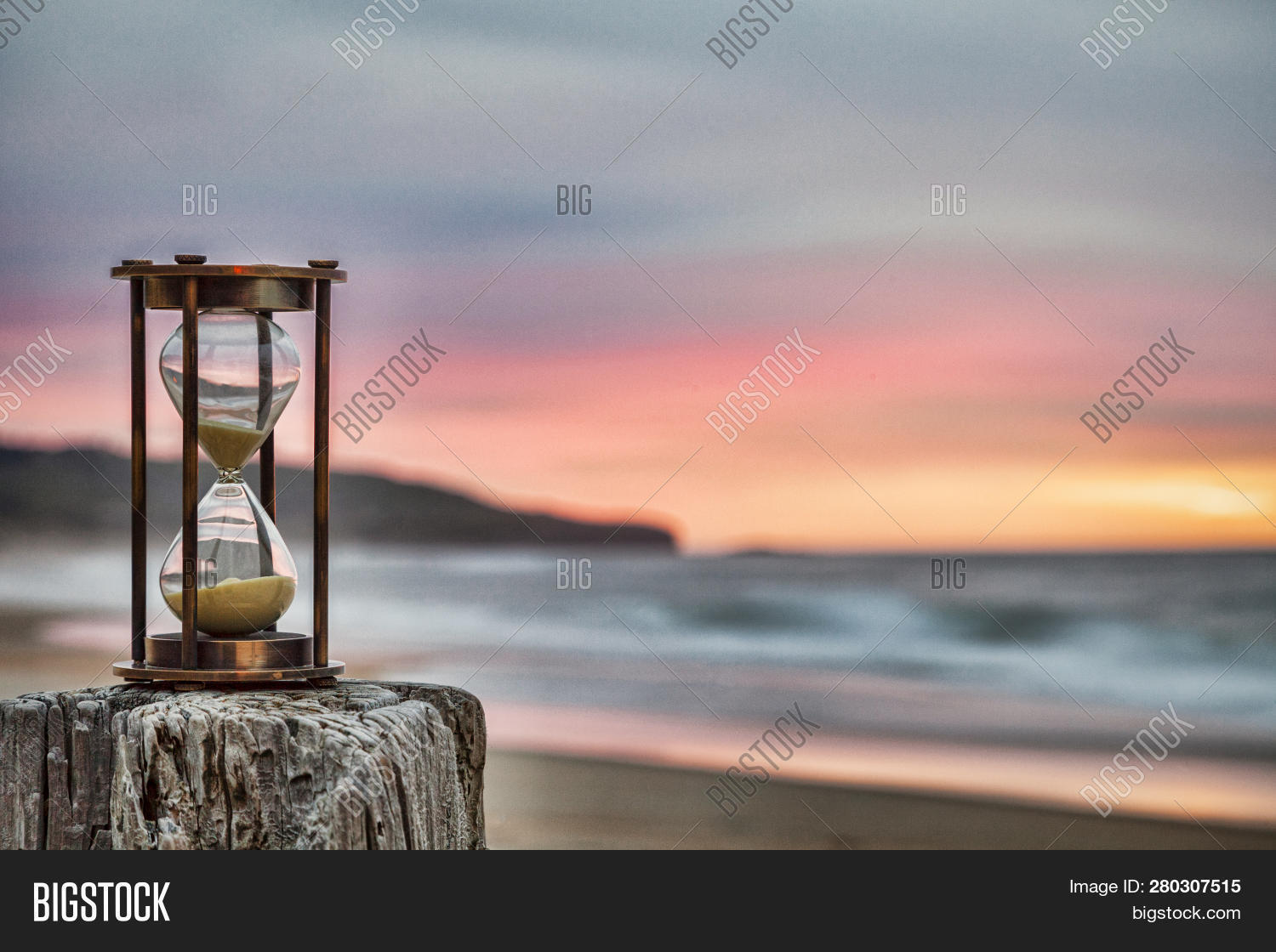 Hourglass Outdoors Image & Photo (Free Trial) | Bigstock
