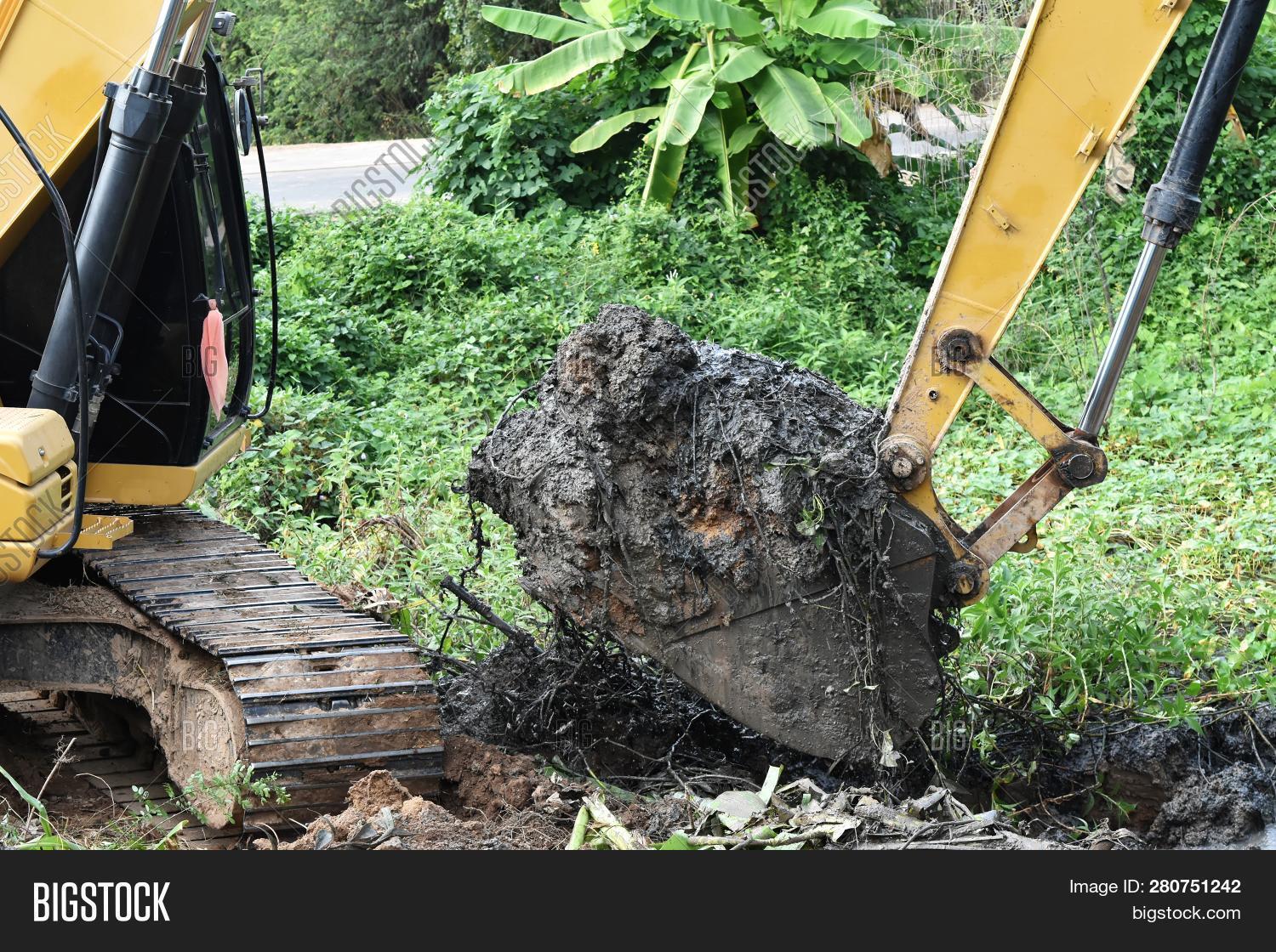 Detail Backhoe Dig Image & Photo (Free Trial) | Bigstock