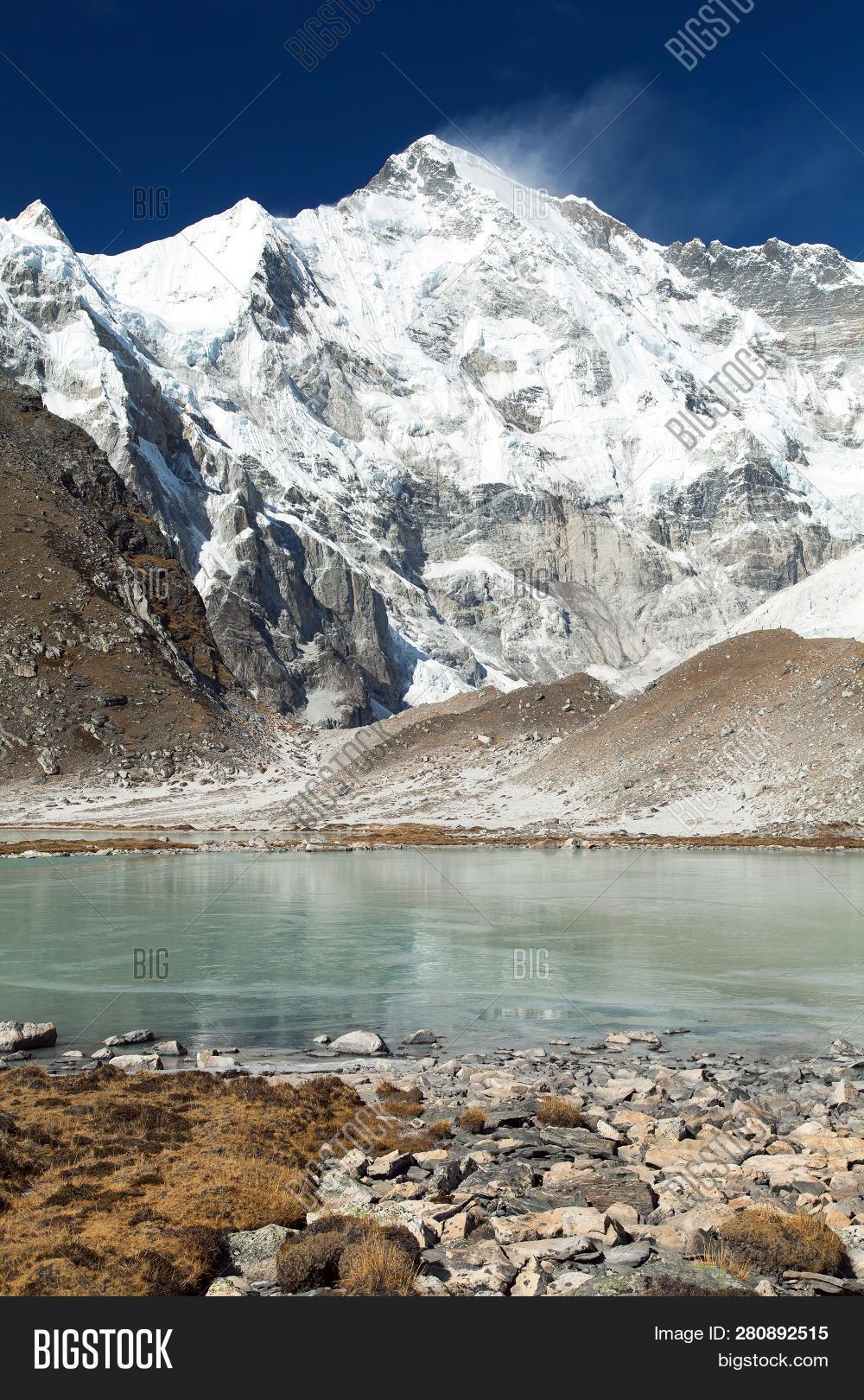 View Mount Cho Oyu Image & Photo (Free Trial) | Bigstock
