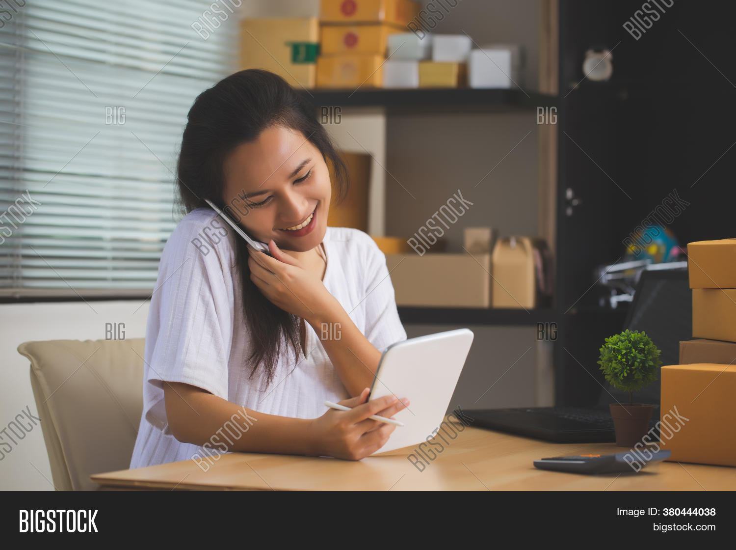 Asian Female Seller Image & Photo (Free Trial) | Bigstock