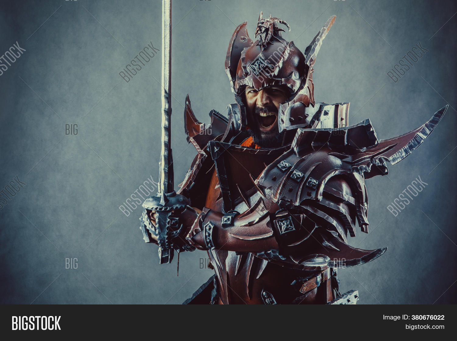 Powerful Knight 图片和照片（免费试用） | Bigstock