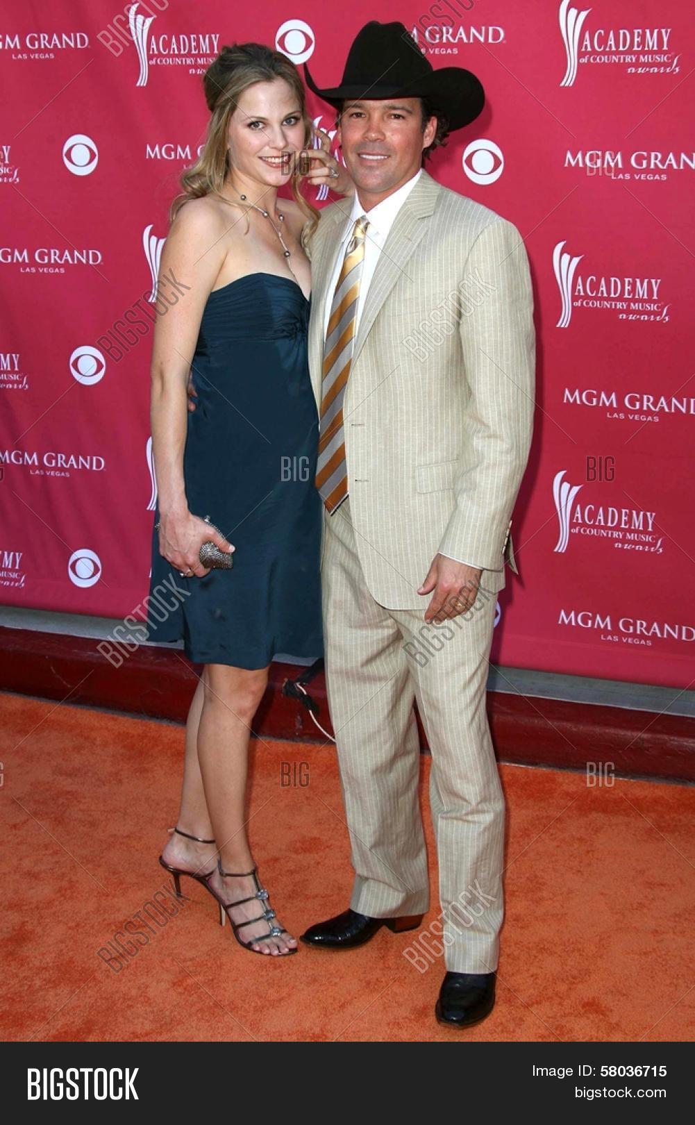 Clay Walker Wife Image & Photo (Free Trial) | Bigstock