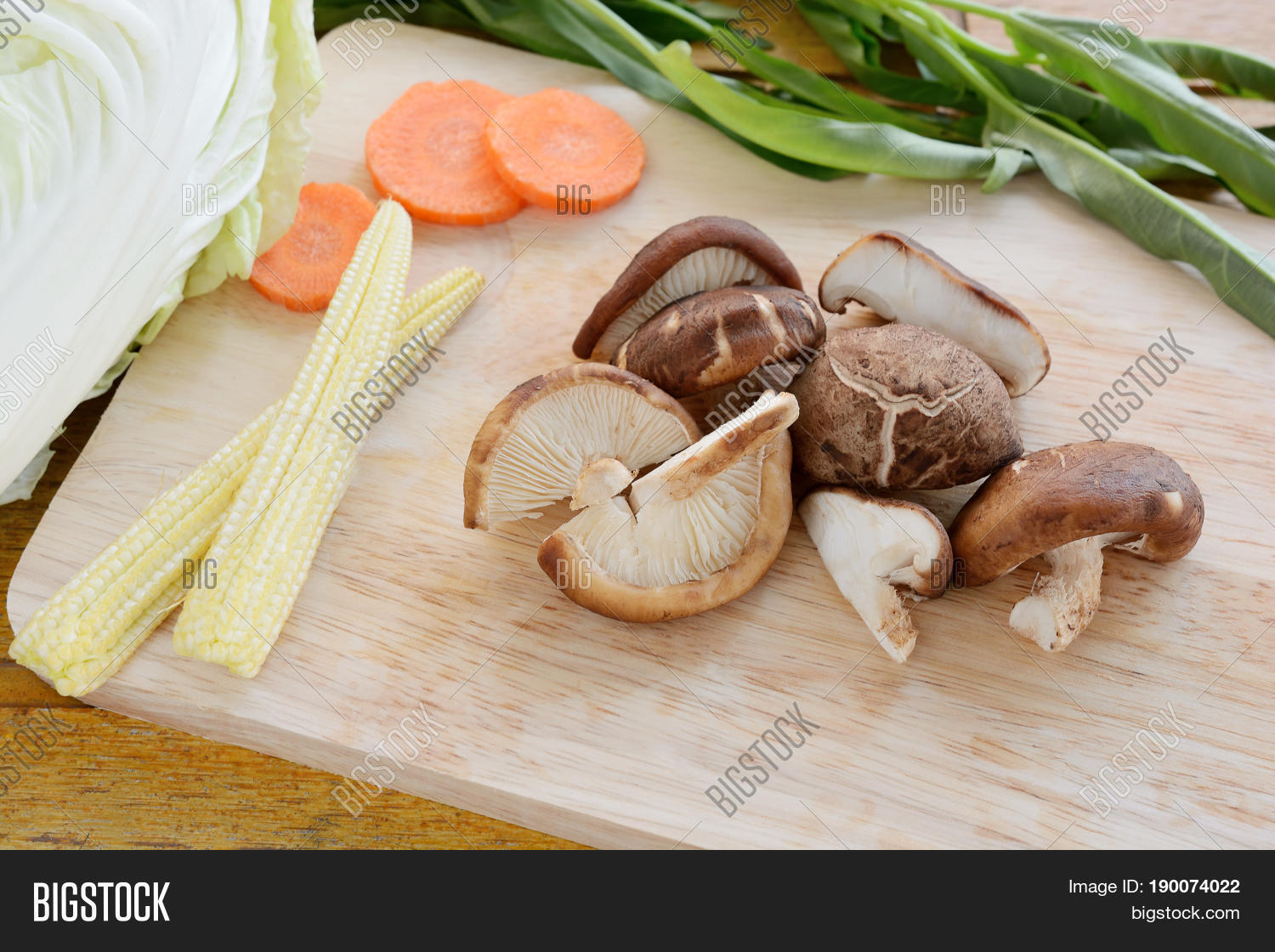 Imagen y foto Sliced Shiitake (prueba gratis) | Bigstock