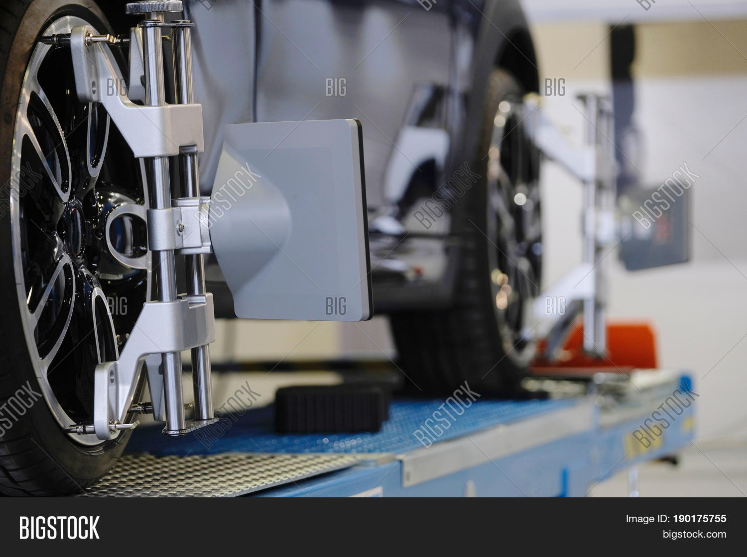 Target Car Wheel Angle Image & Photo (Free Trial) | Bigstock