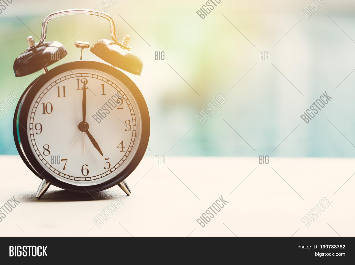5 O'clock Retro Clock Image & Photo (Free Trial) | Bigstock
