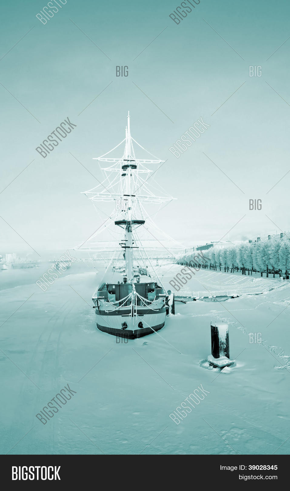 Sailboat Ice Image & Photo (Free Trial) | Bigstock