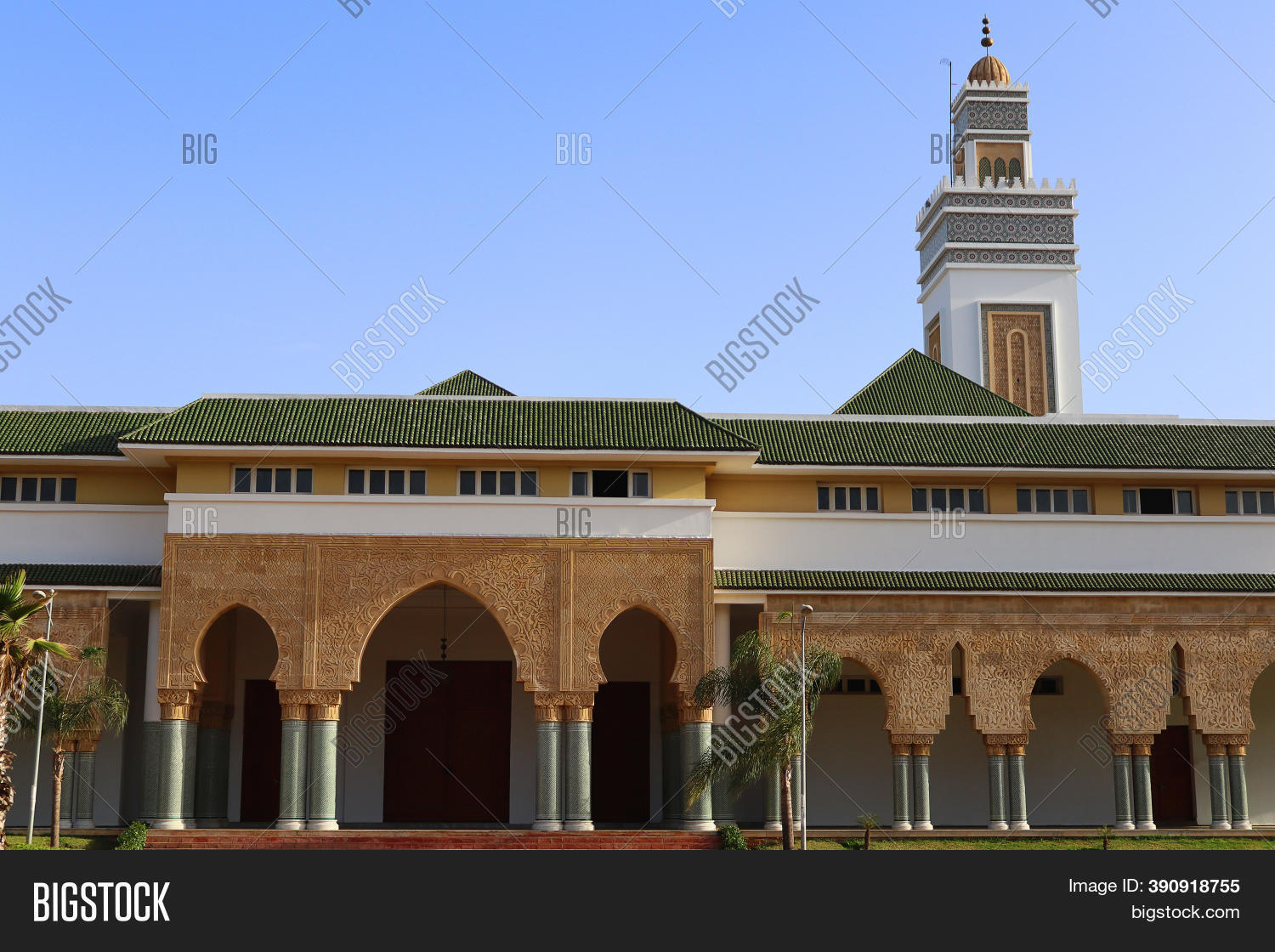 Beautiful Mosque Image & Photo (Free Trial) | Bigstock