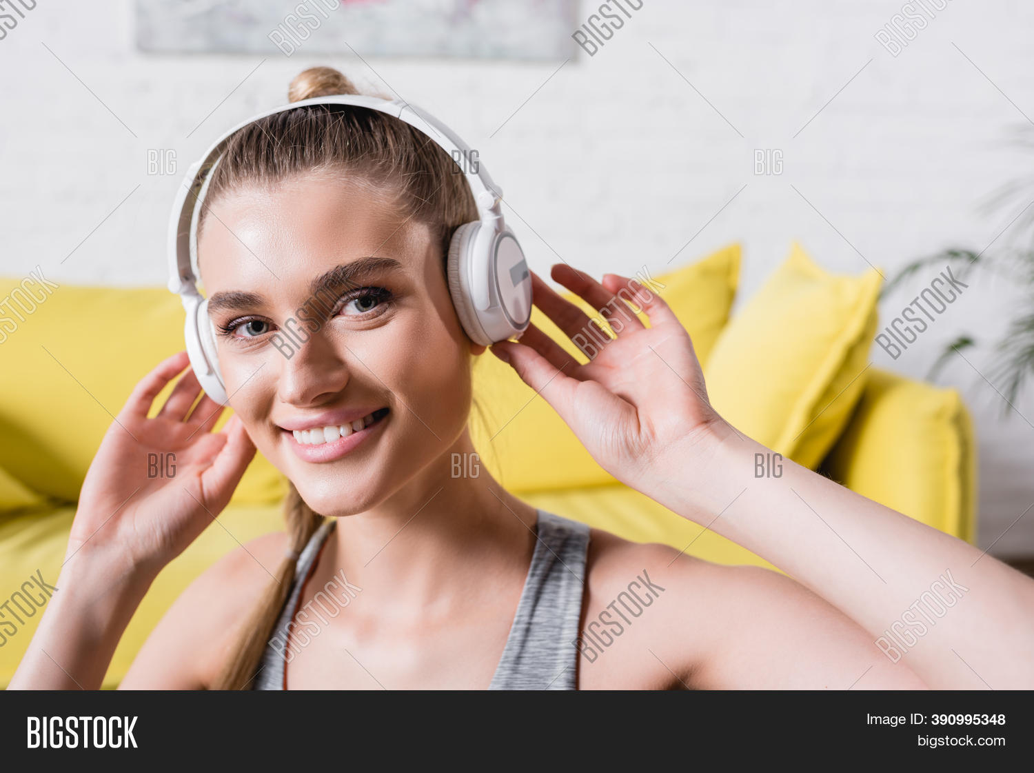 Woman Headphones Image & Photo (Free Trial) | Bigstock