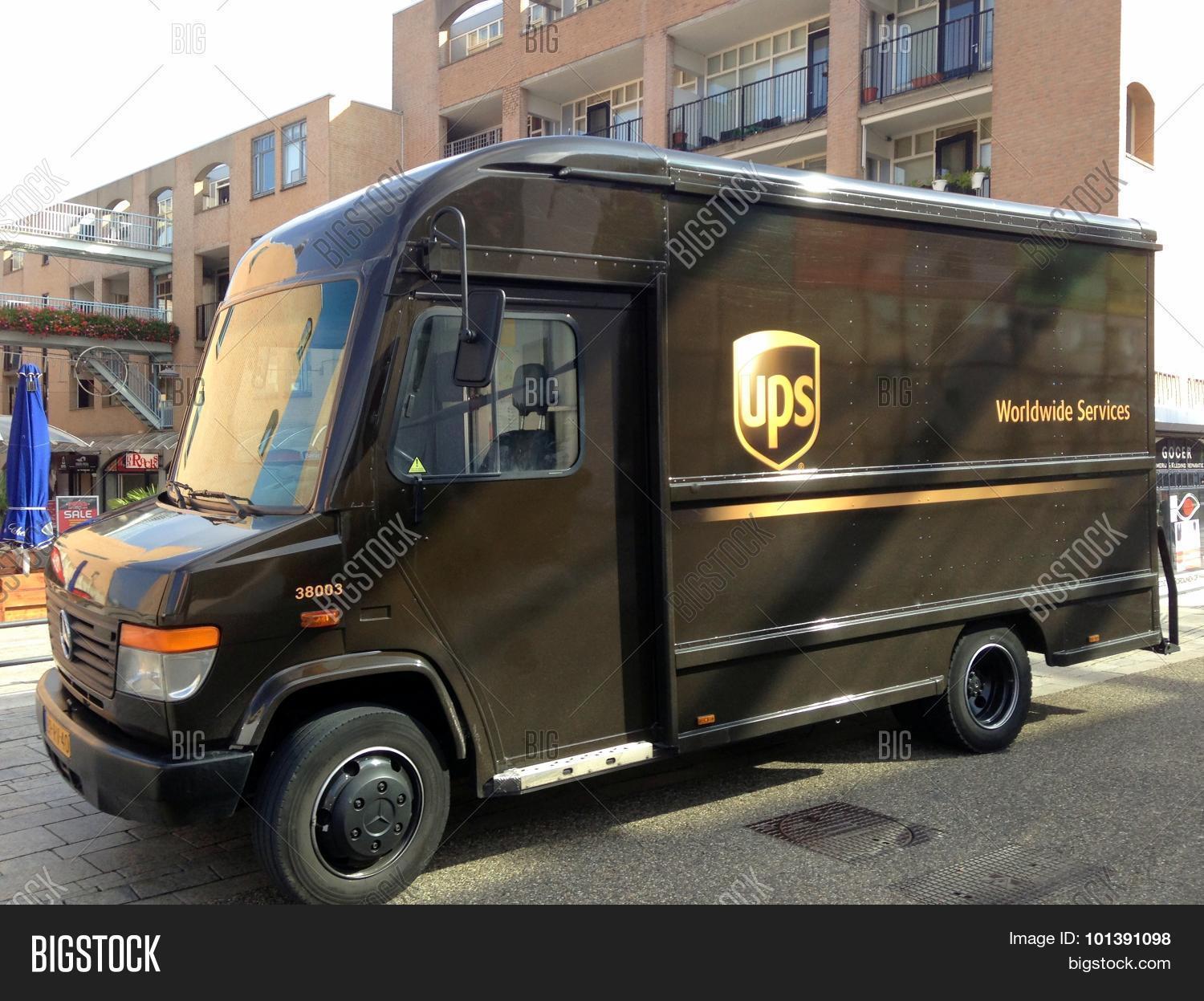 UPS Postal Delivery Image & Photo (Free Trial) | Bigstock