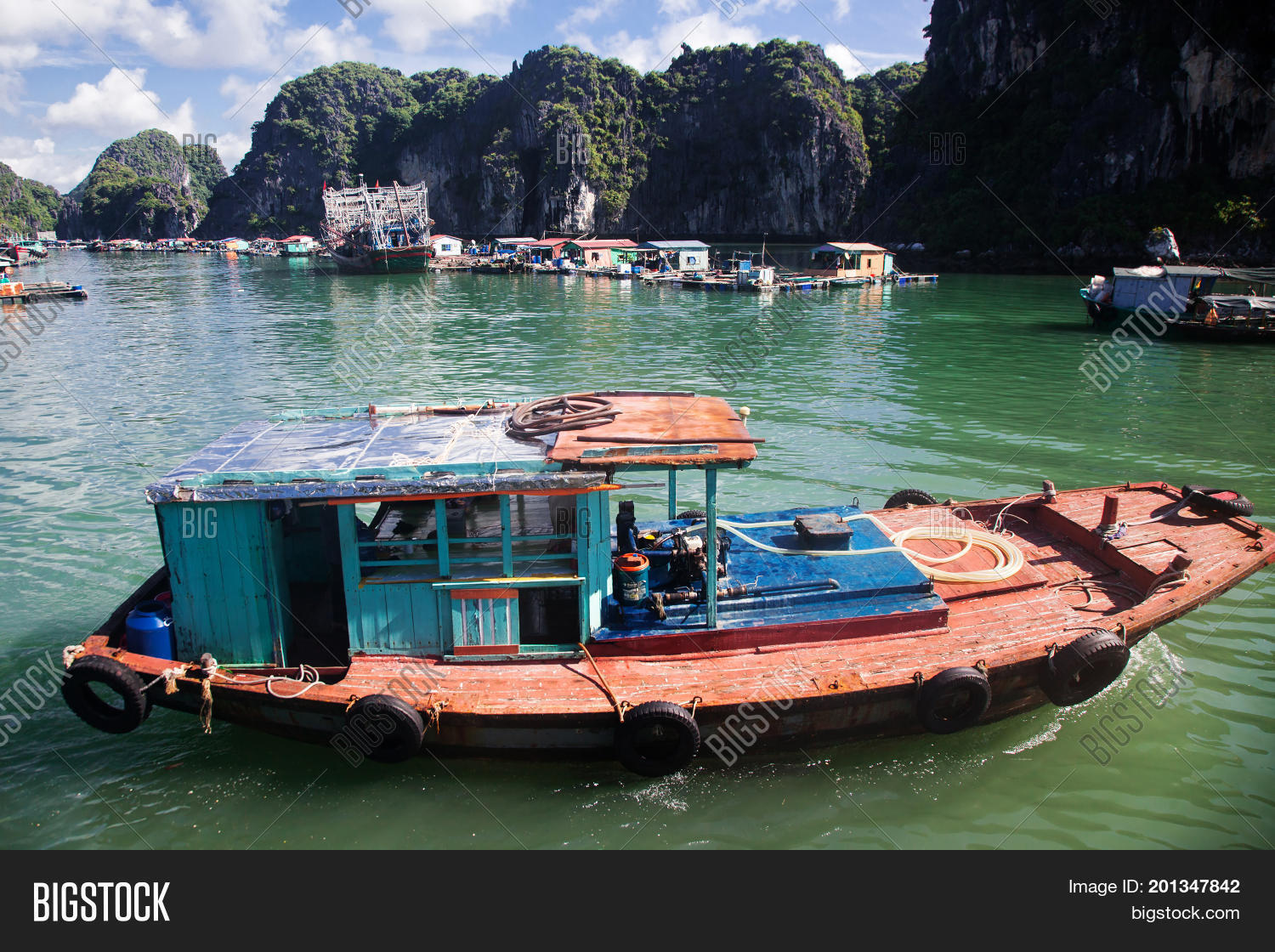 Traditional Vietnamese Image & Photo (Free Trial) | Bigstock