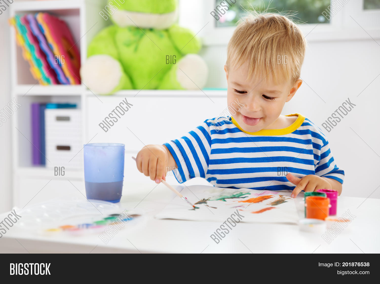 Little Child Drawing Image & Photo (Free Trial) | Bigstock
