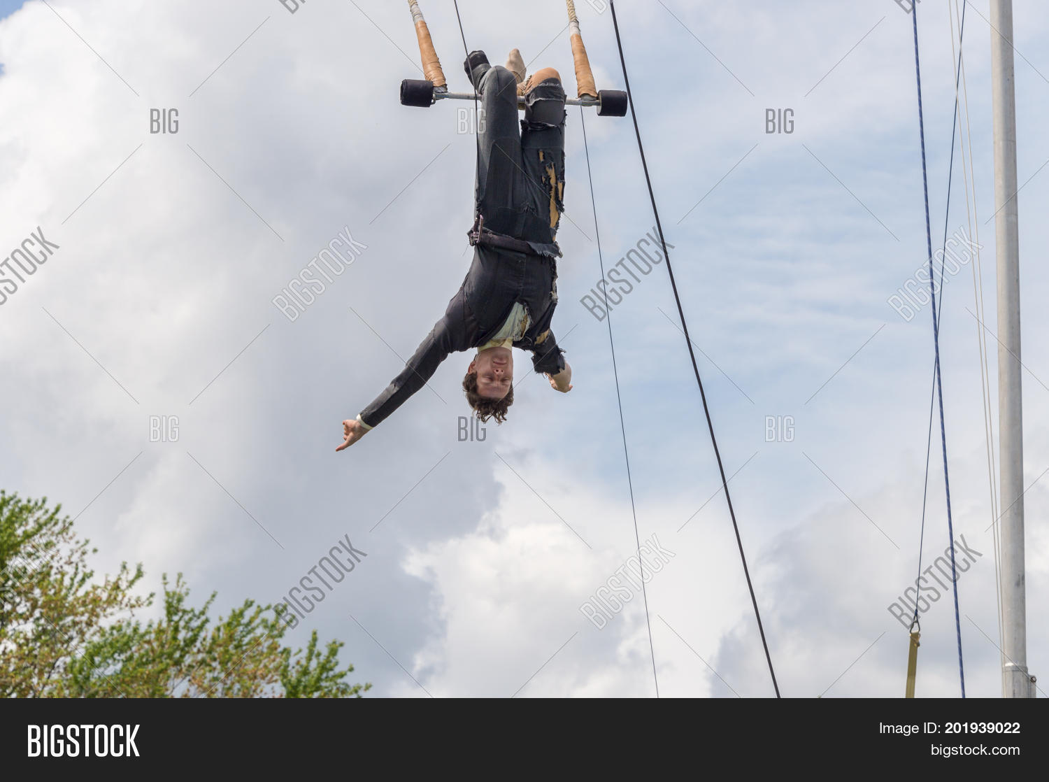 Trapeze Artist Image & Photo (Free Trial) | Bigstock