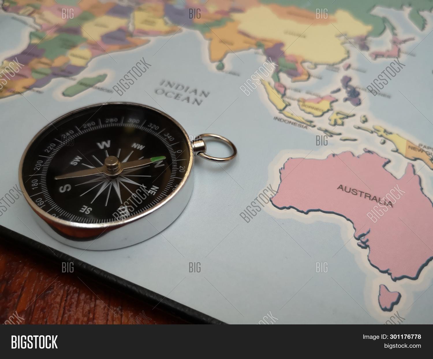 Magnetic Compass Image & Photo (Free Trial) | Bigstock