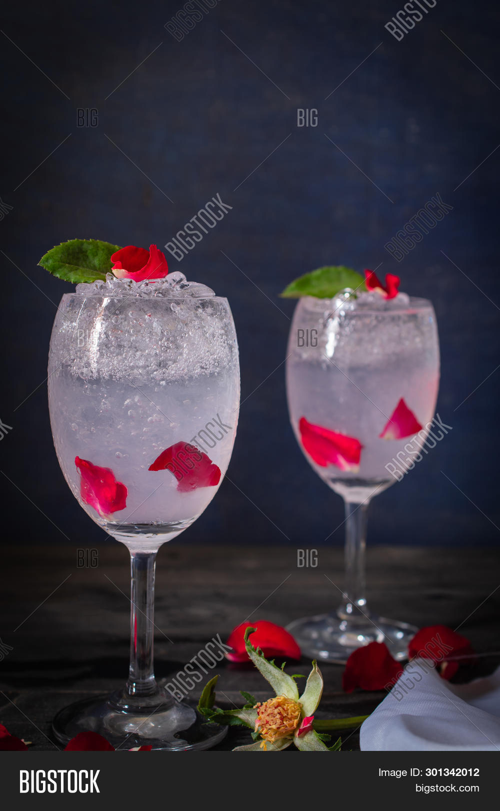 Sparkling Cold Water Image & Photo (Free Trial) | Bigstock