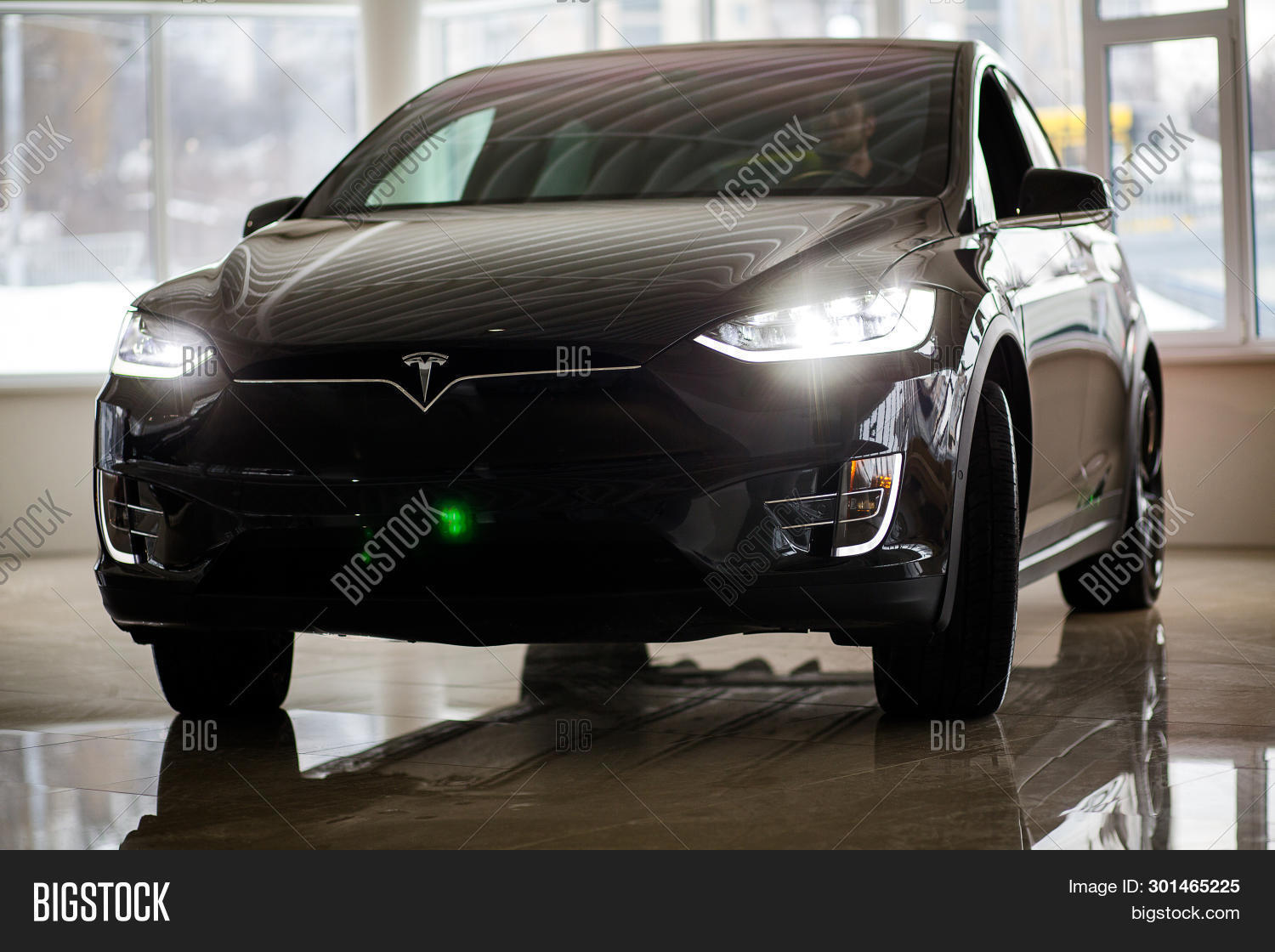 Tesla New-generation Image & Photo (Free Trial) | Bigstock