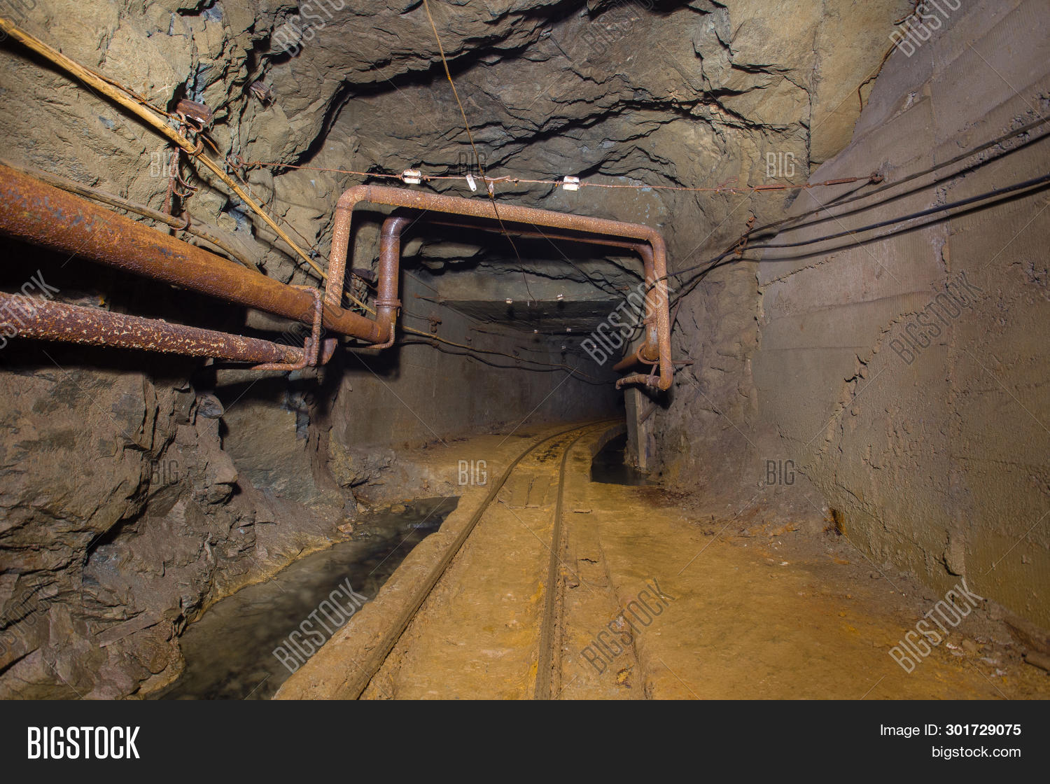 Underground Gold Mine Image & Photo (Free Trial) | Bigstock