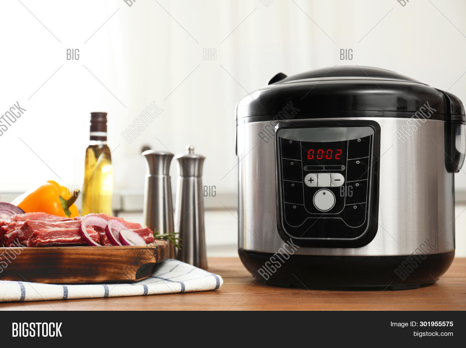 Modern Multi Cooker Image & Photo (Free Trial) | Bigstock